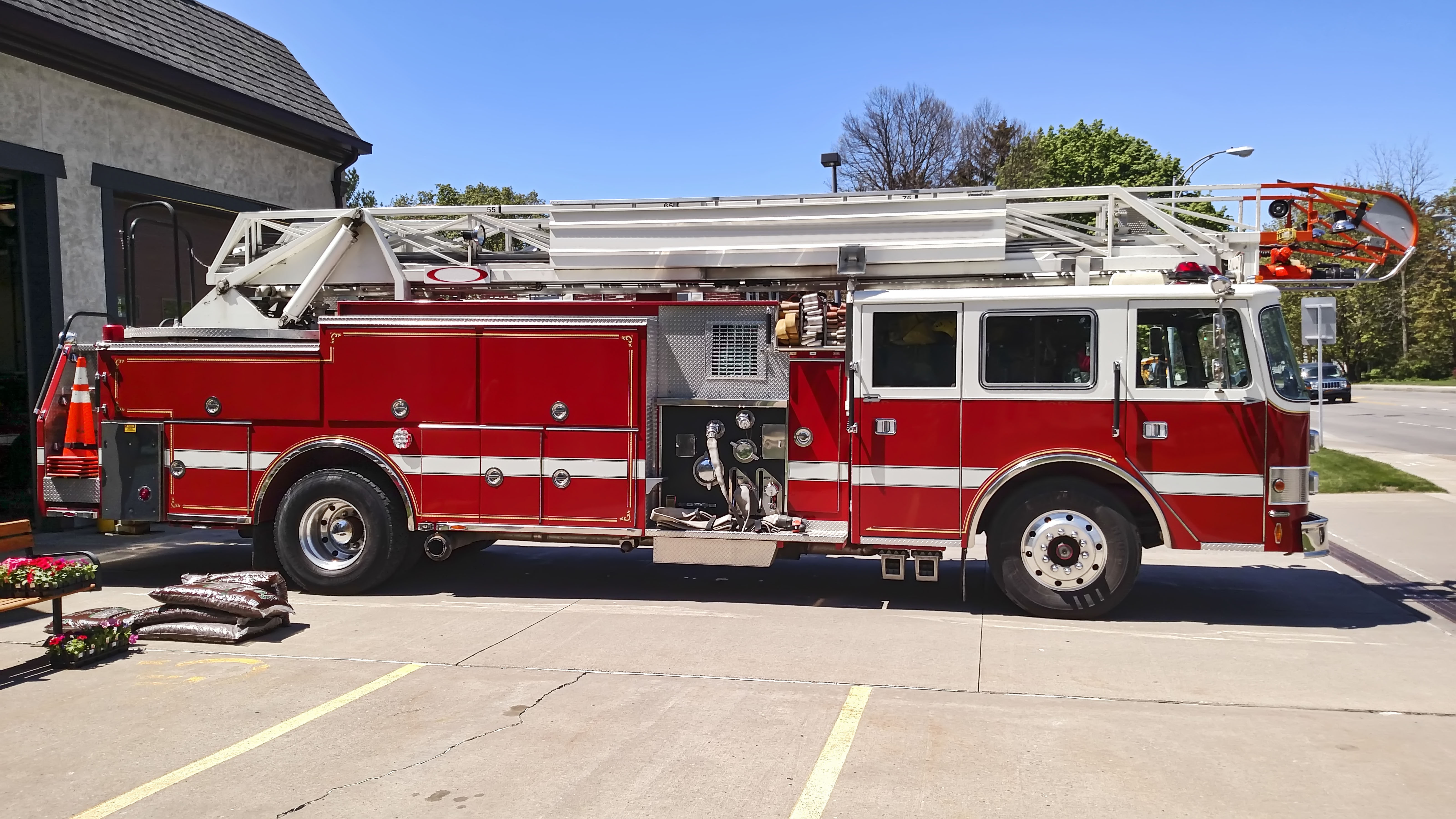 1991 Pierce Arrow 75' Quint | Used Truck Details