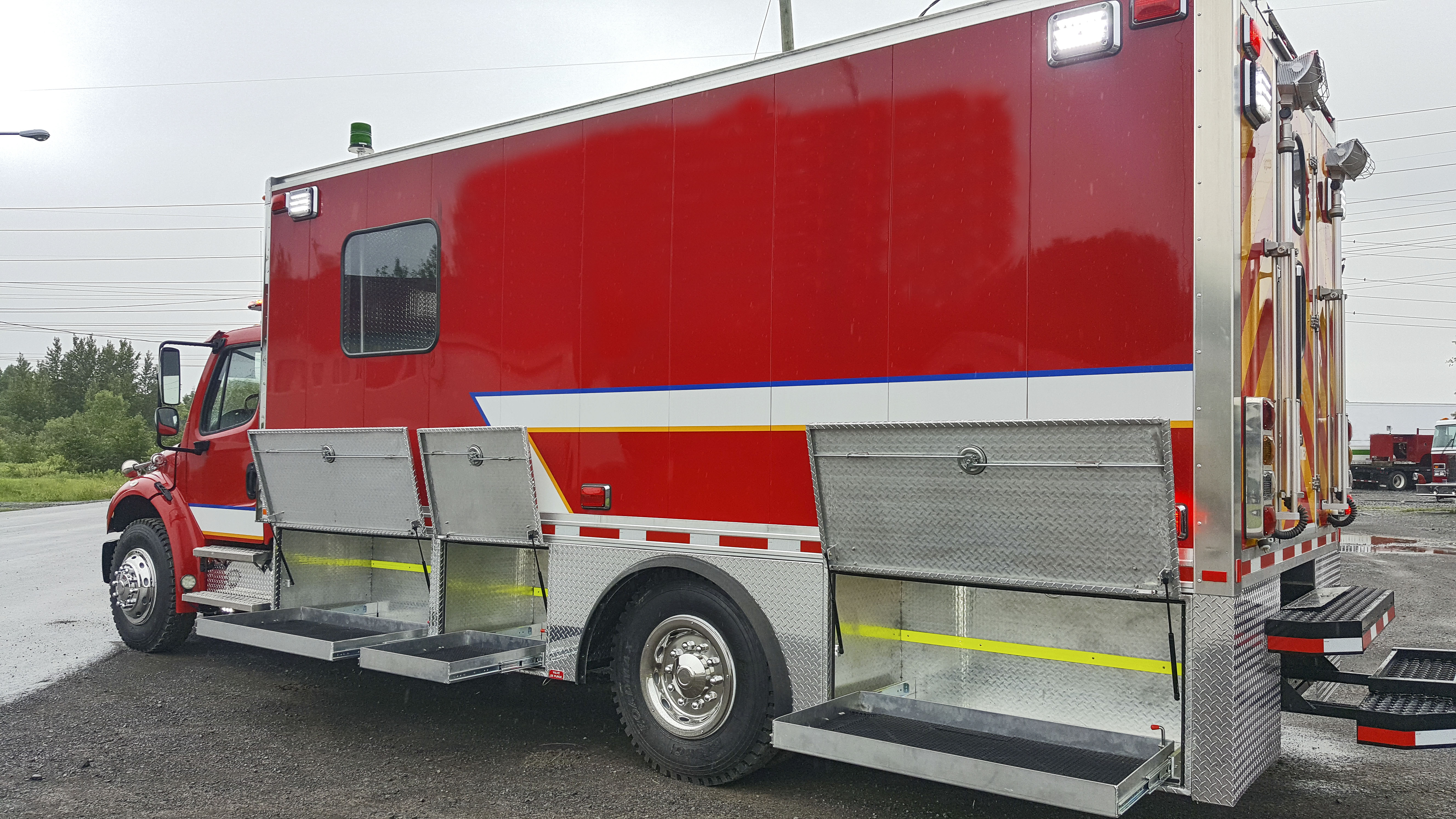 2015 Freightliner Walk-In Rescue | Used Truck Details