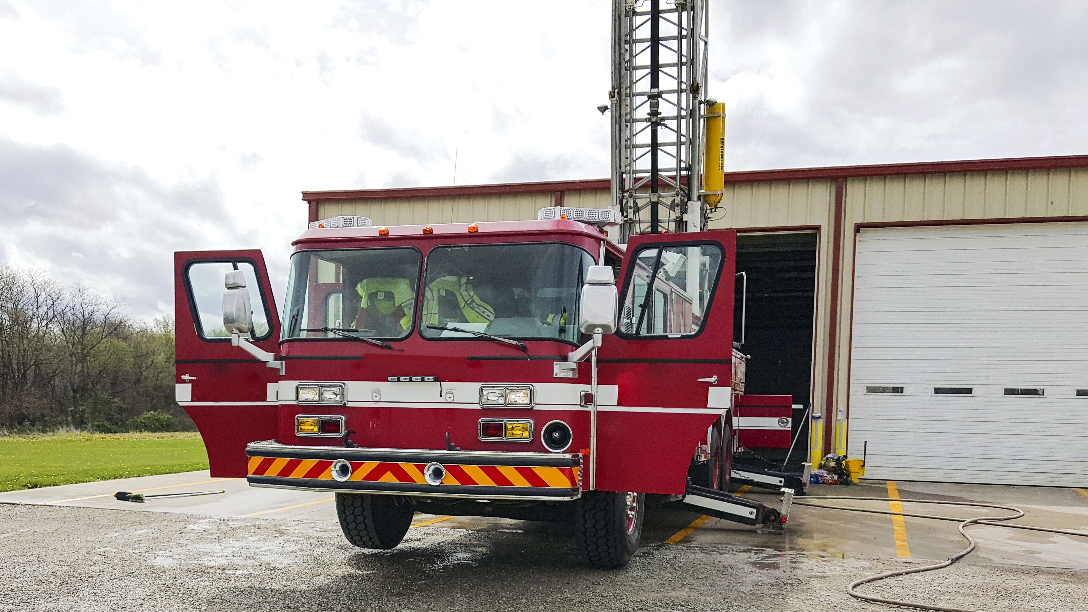 1974/1995 E-One Hurricane 95' Platform | Used Truck Details