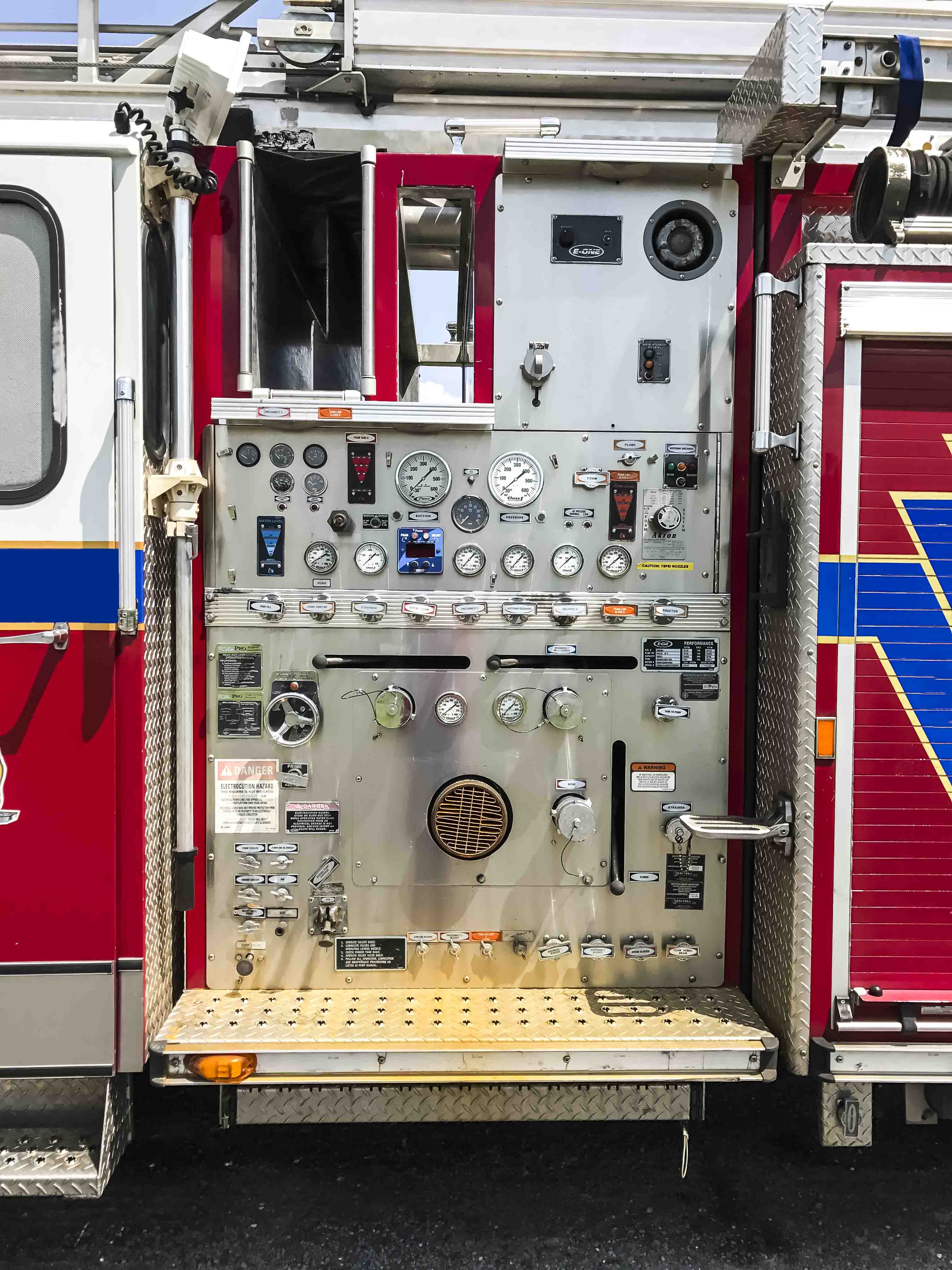 1998 E-One Cyclone II 75' Aerial | Used Truck Details