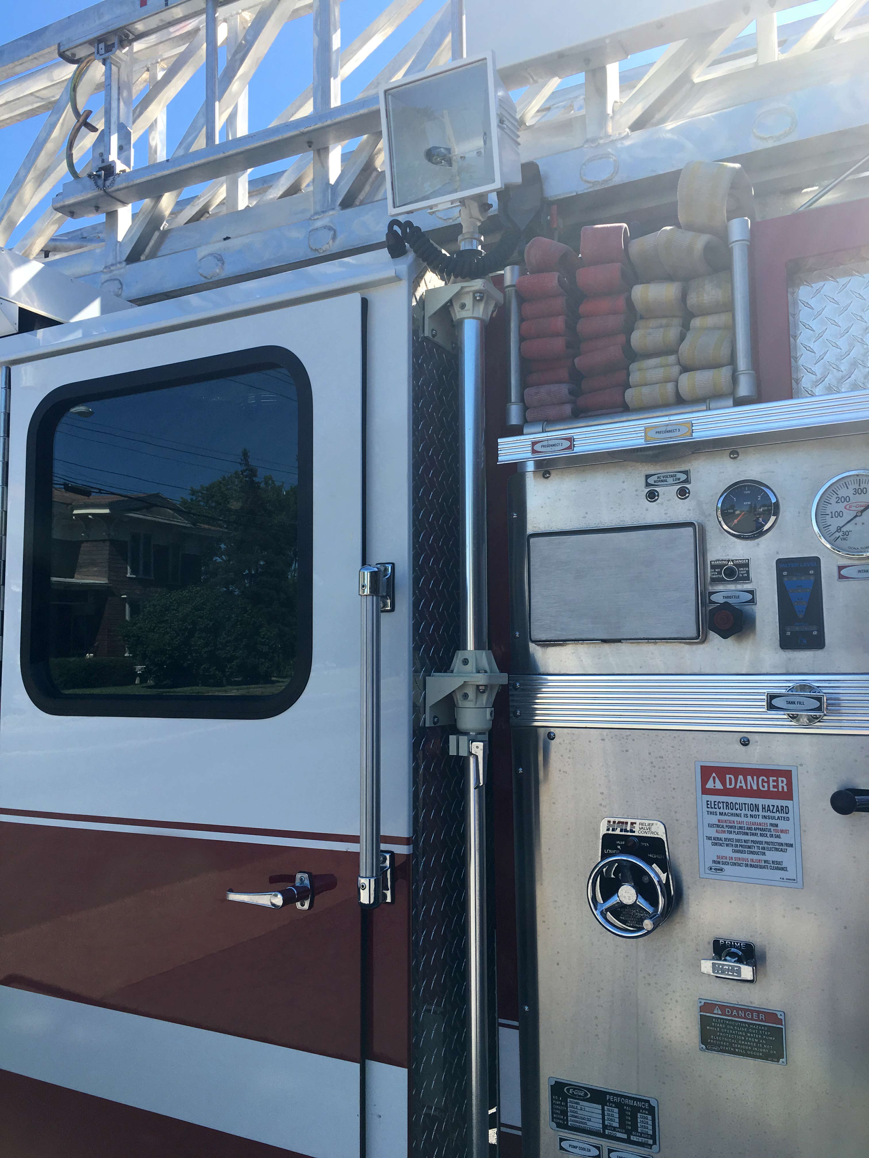 1999 E-One Hurricane 95' Quint Platform | Used Truck Details