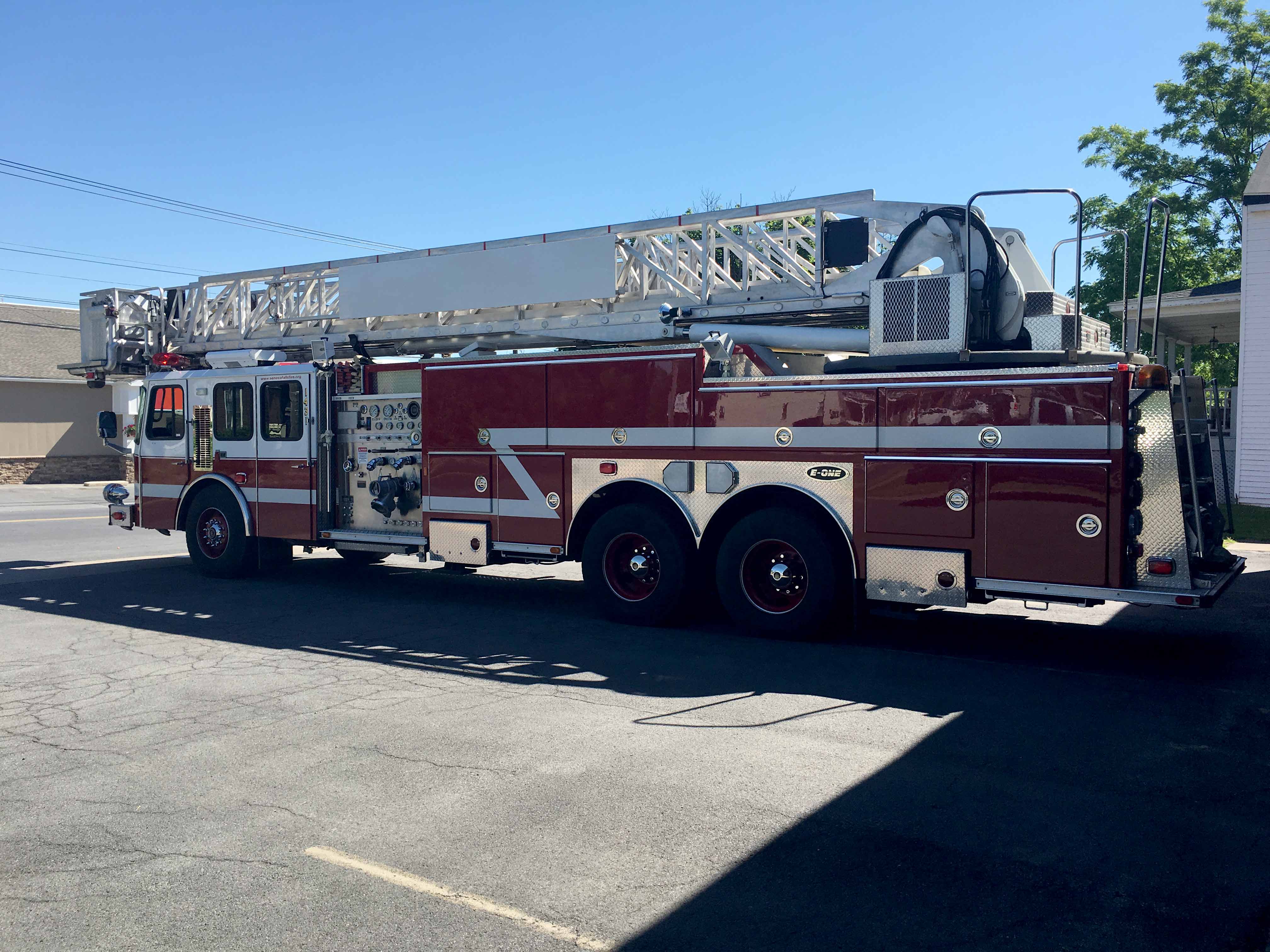 1999 E-One Hurricane 95' Quint Platform | Used Truck Details