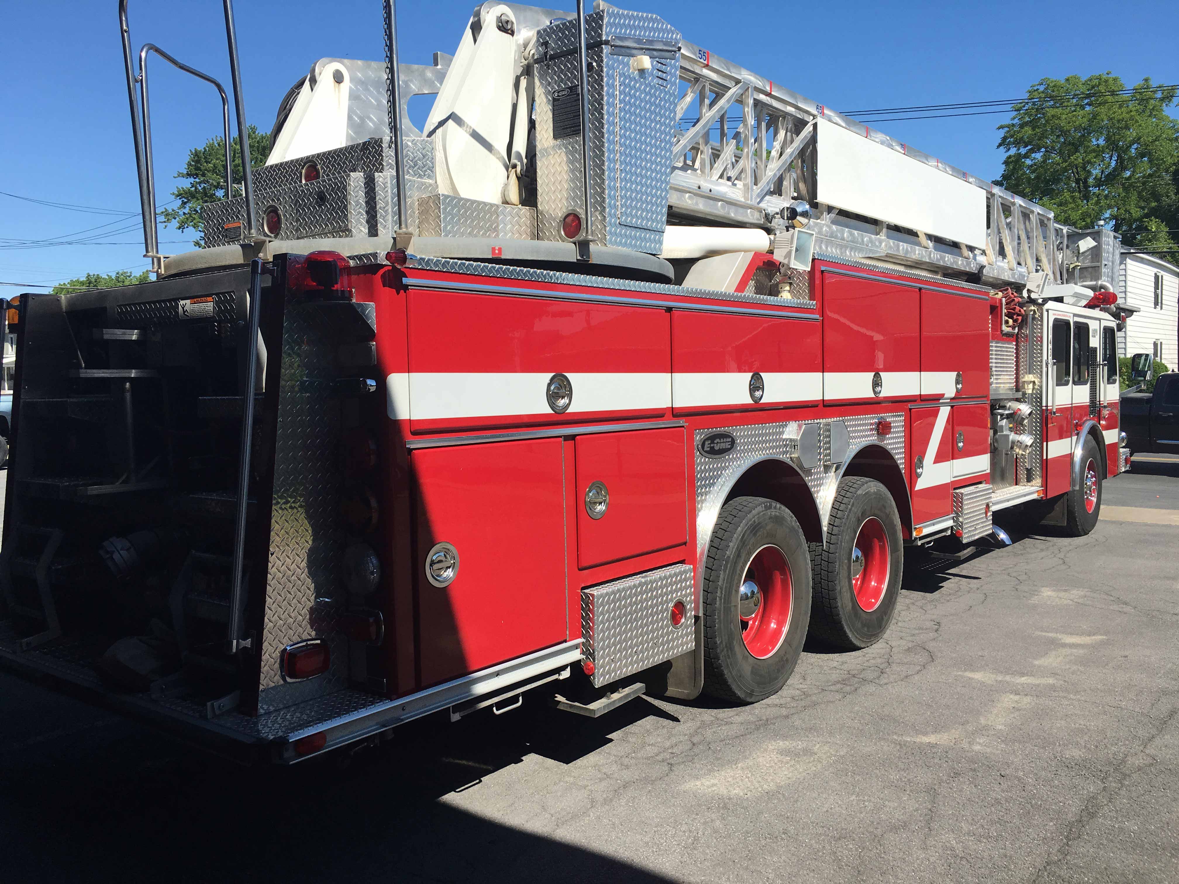 1999 E-One Hurricane 95' Quint Platform | Used Truck Details