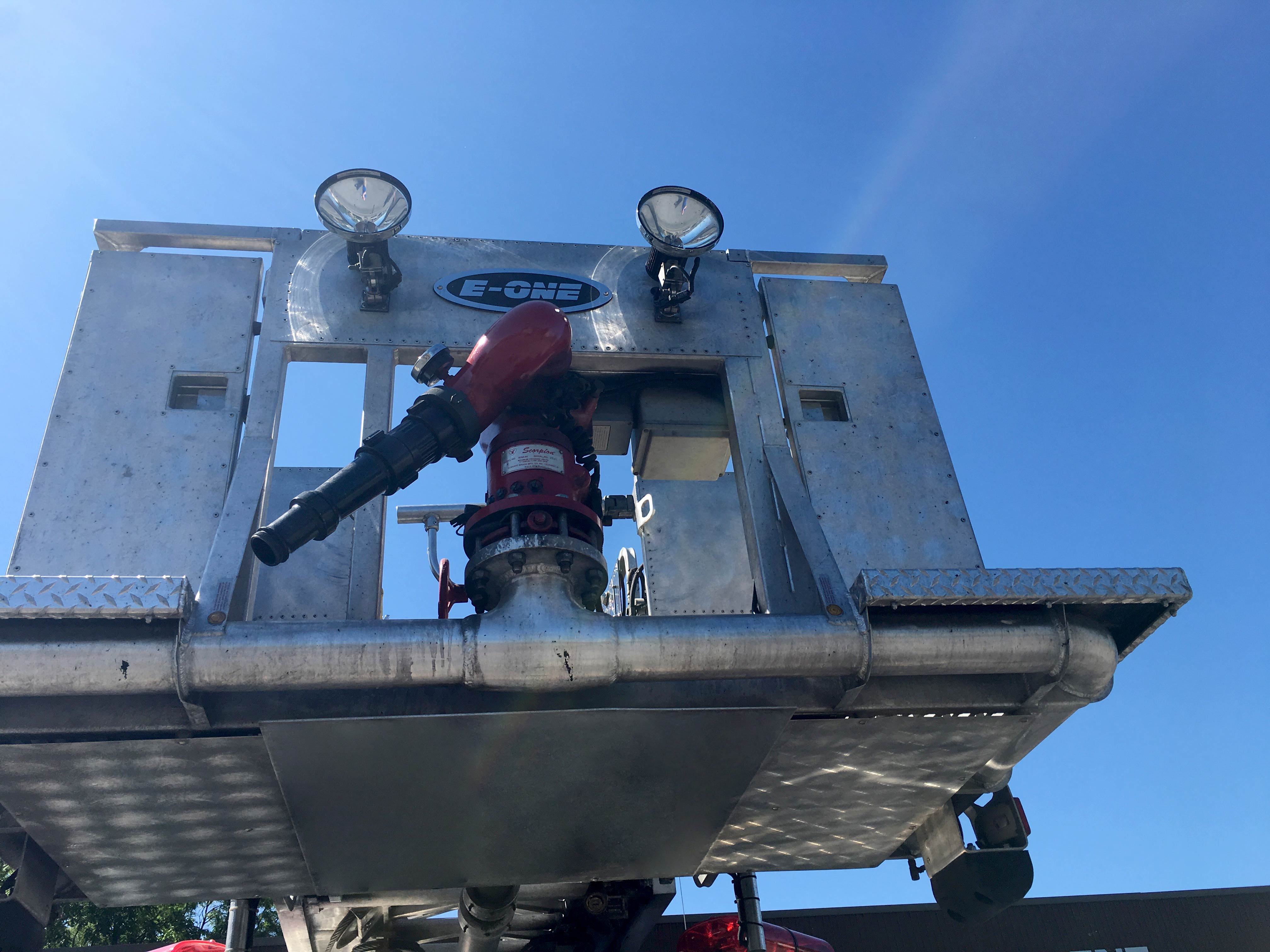 1999 E-One Hurricane 95' Quint Platform | Used Truck Details