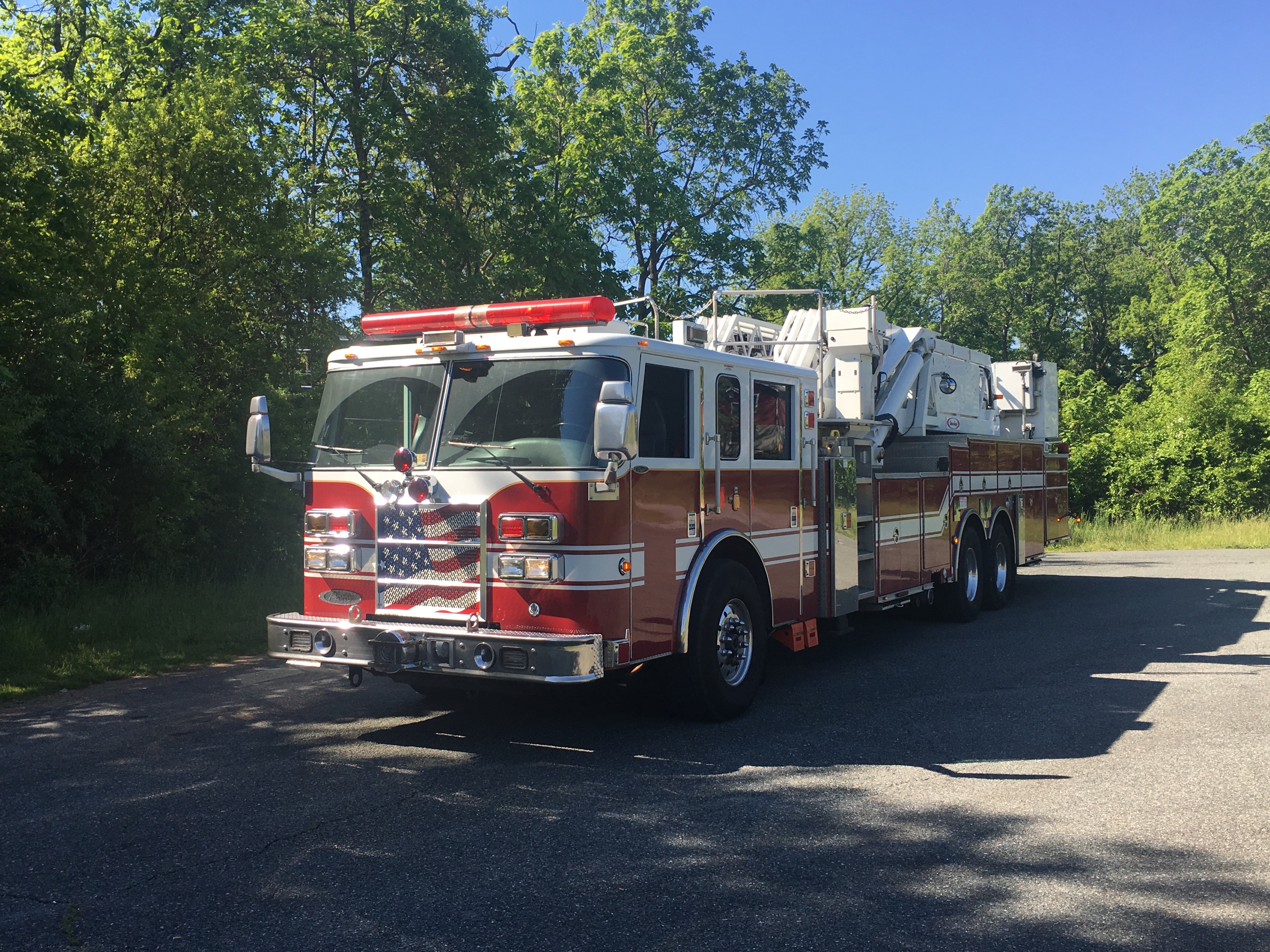 2005 Pierce 95' Mid-Mount Platform | Used Truck Details