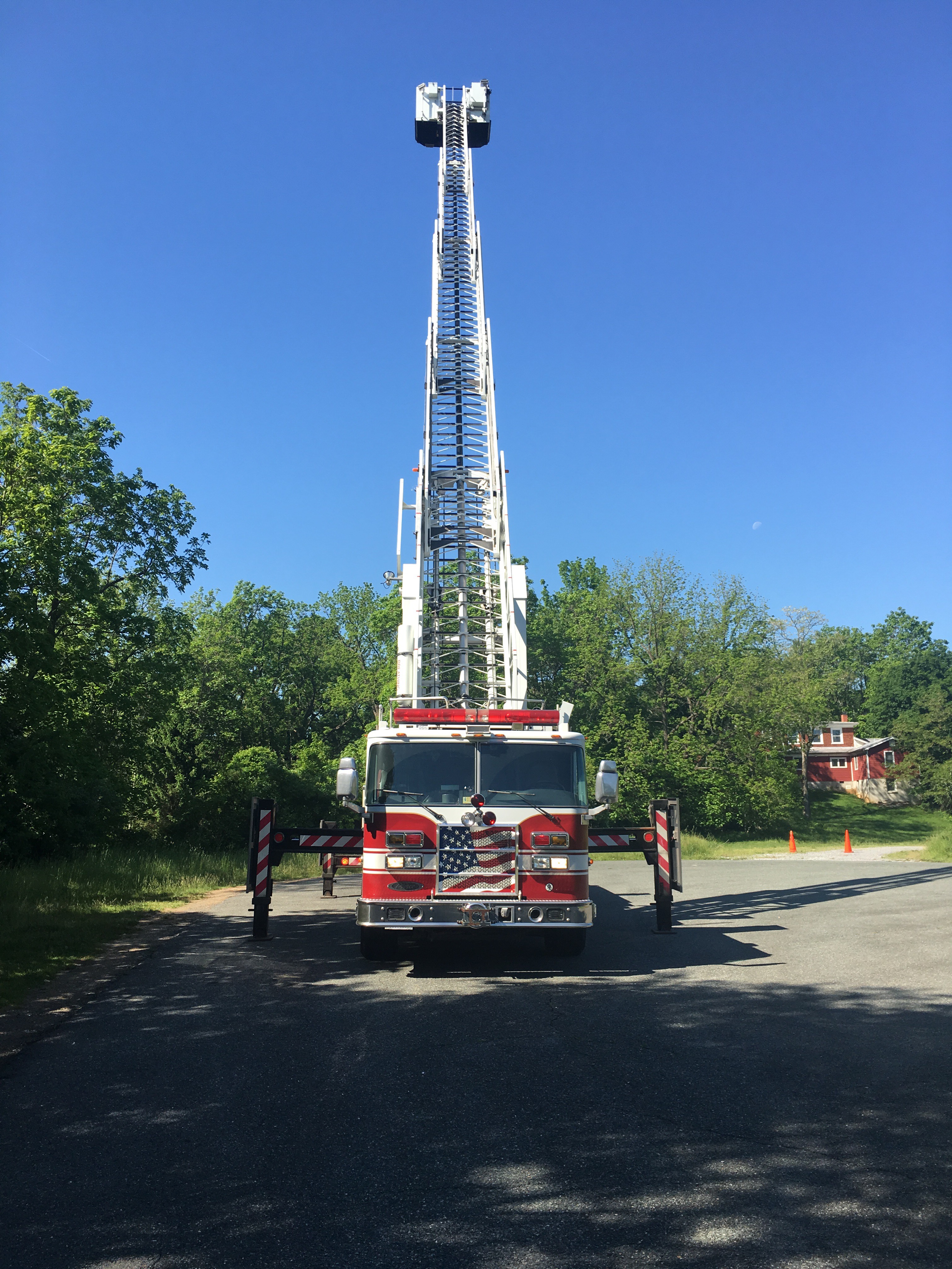 2005 Pierce 95' Mid-Mount Platform | Used Truck Details