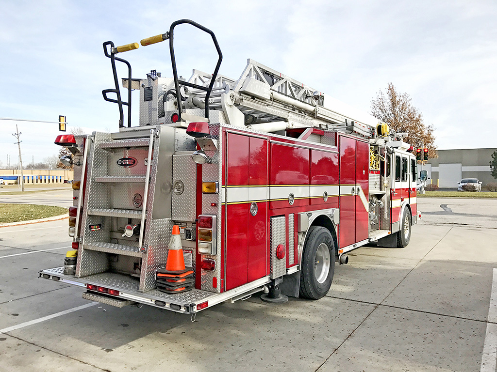 2005 E-One 75' Ladder | Used Truck Details