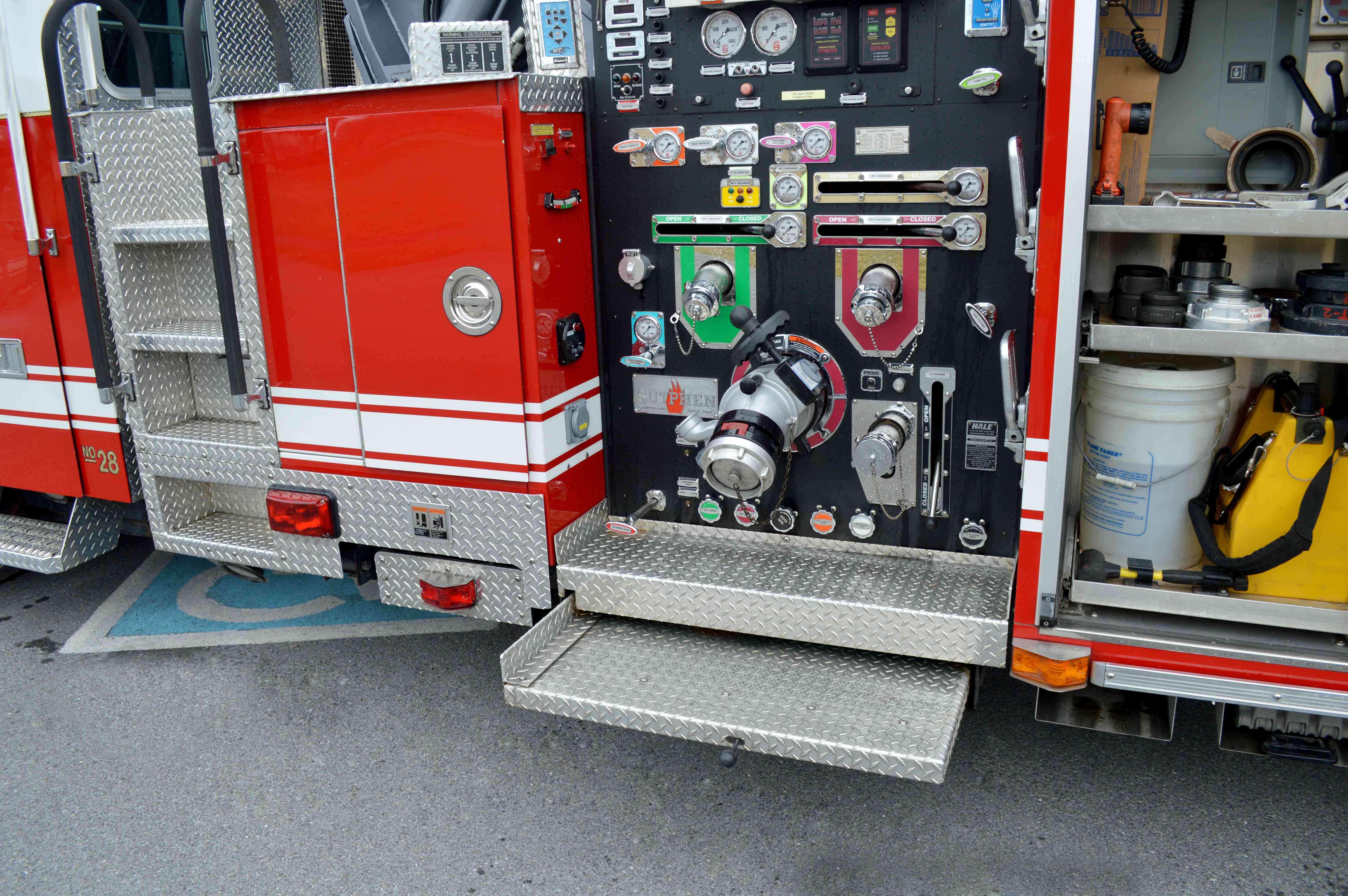 2005 Sutphen Monarch 70' Mini-Tower | Used Truck Details