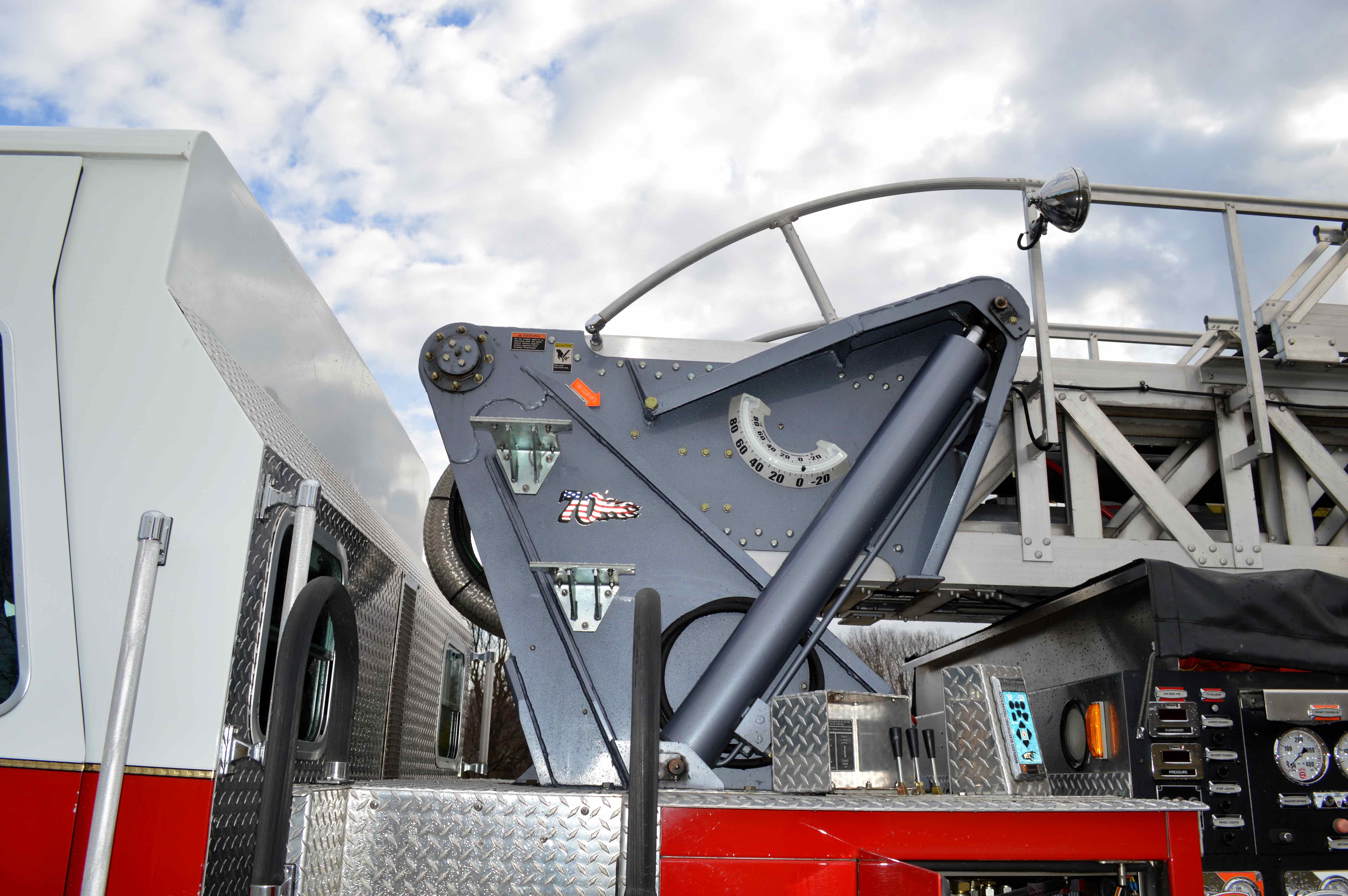 2005 Sutphen Monarch 70' Mini-Tower | Used Truck Details