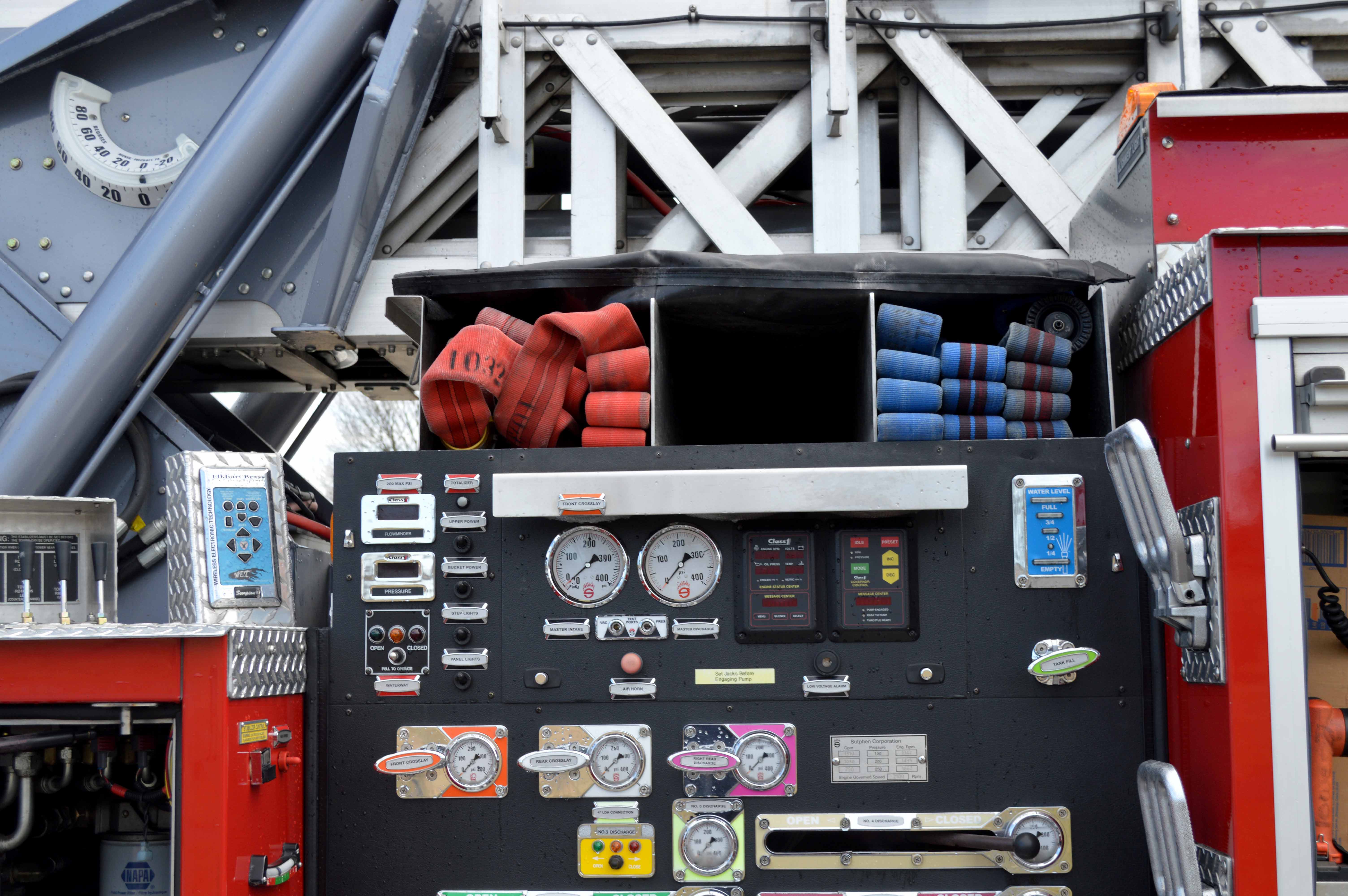 2005 Sutphen Monarch 70' Mini-Tower | Used Truck Details