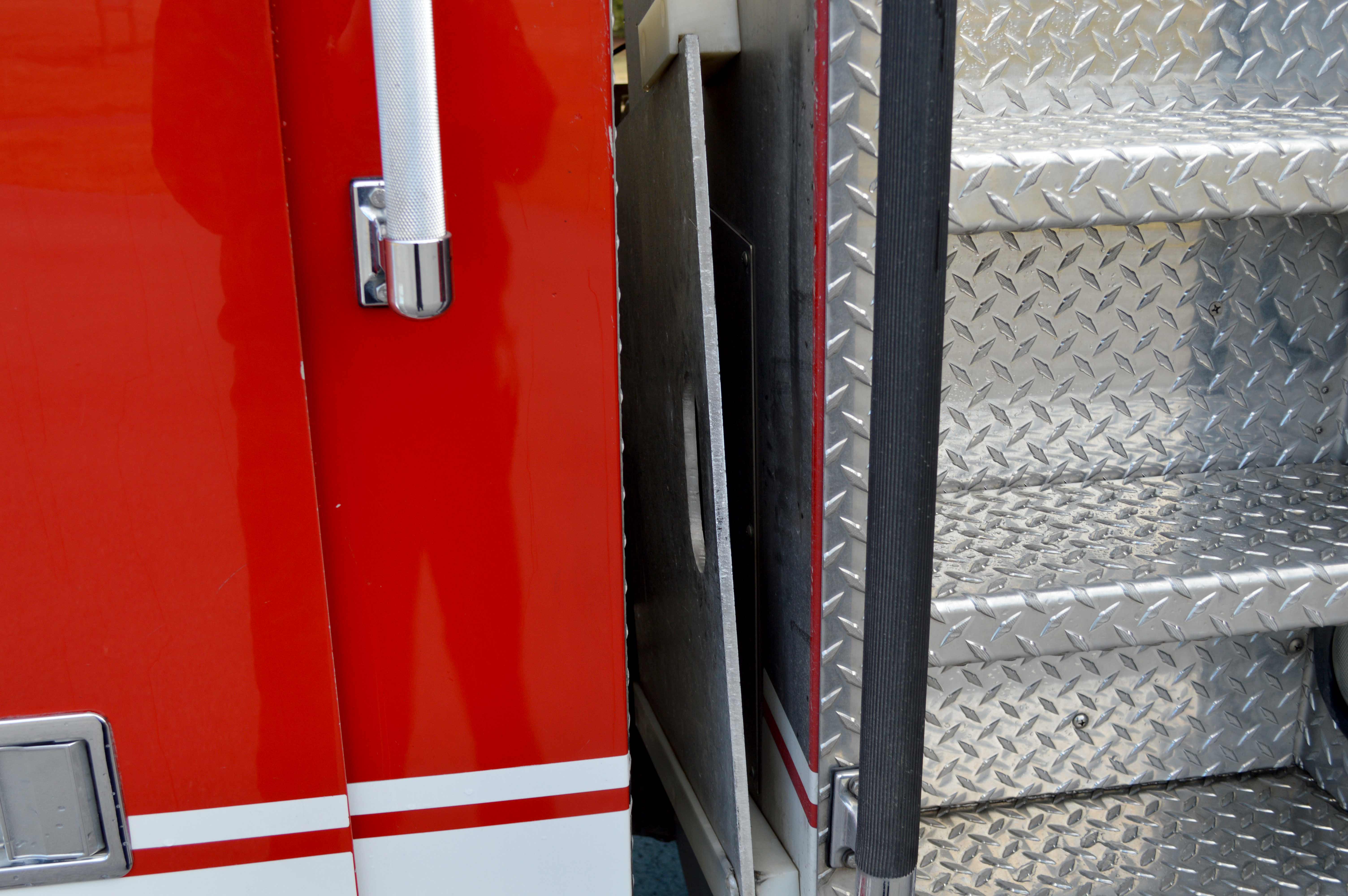 2005 Sutphen Monarch 70' Mini-Tower | Used Truck Details