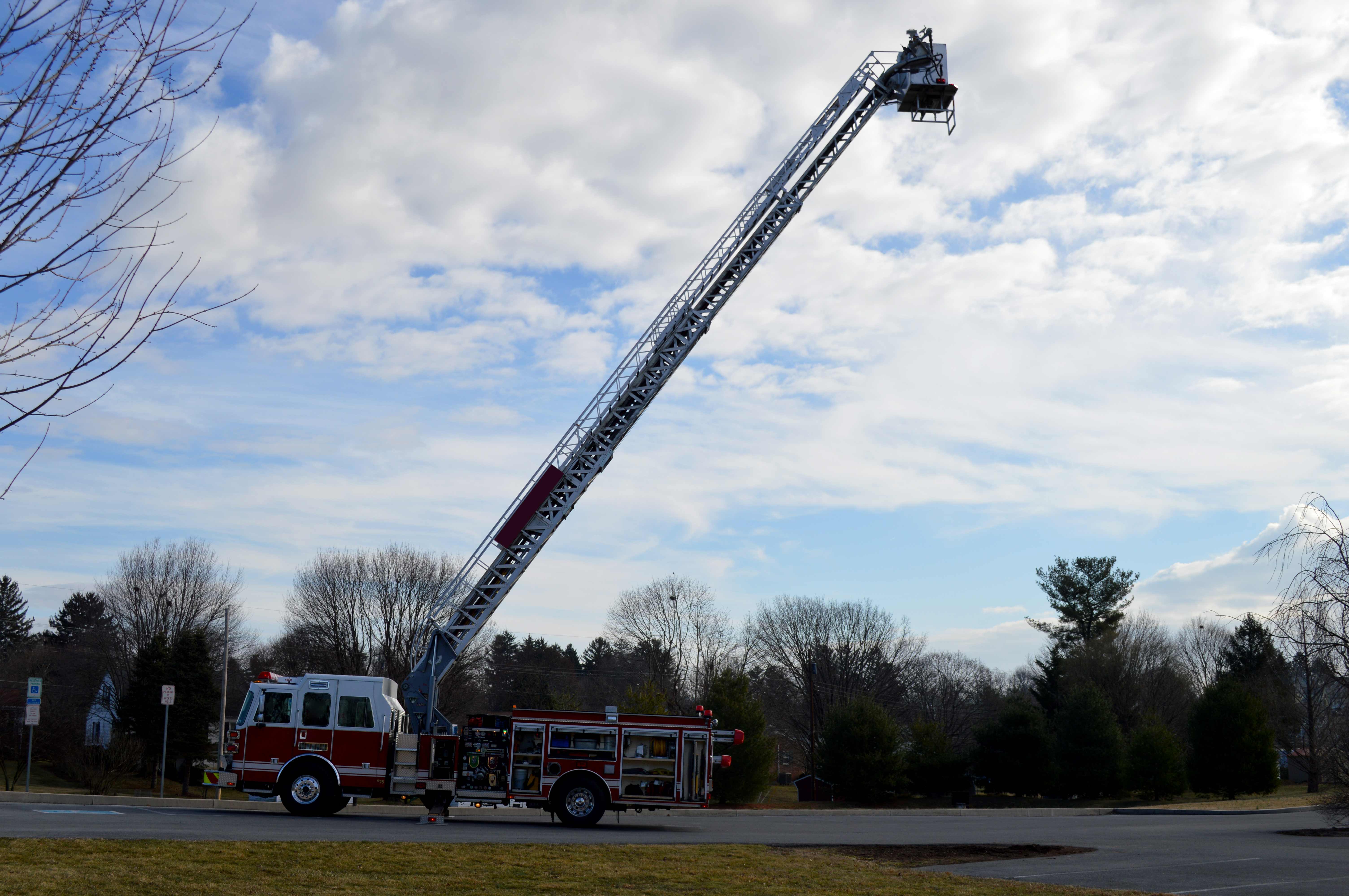 2005 Sutphen Monarch 70' Mini-Tower | Used Truck Details