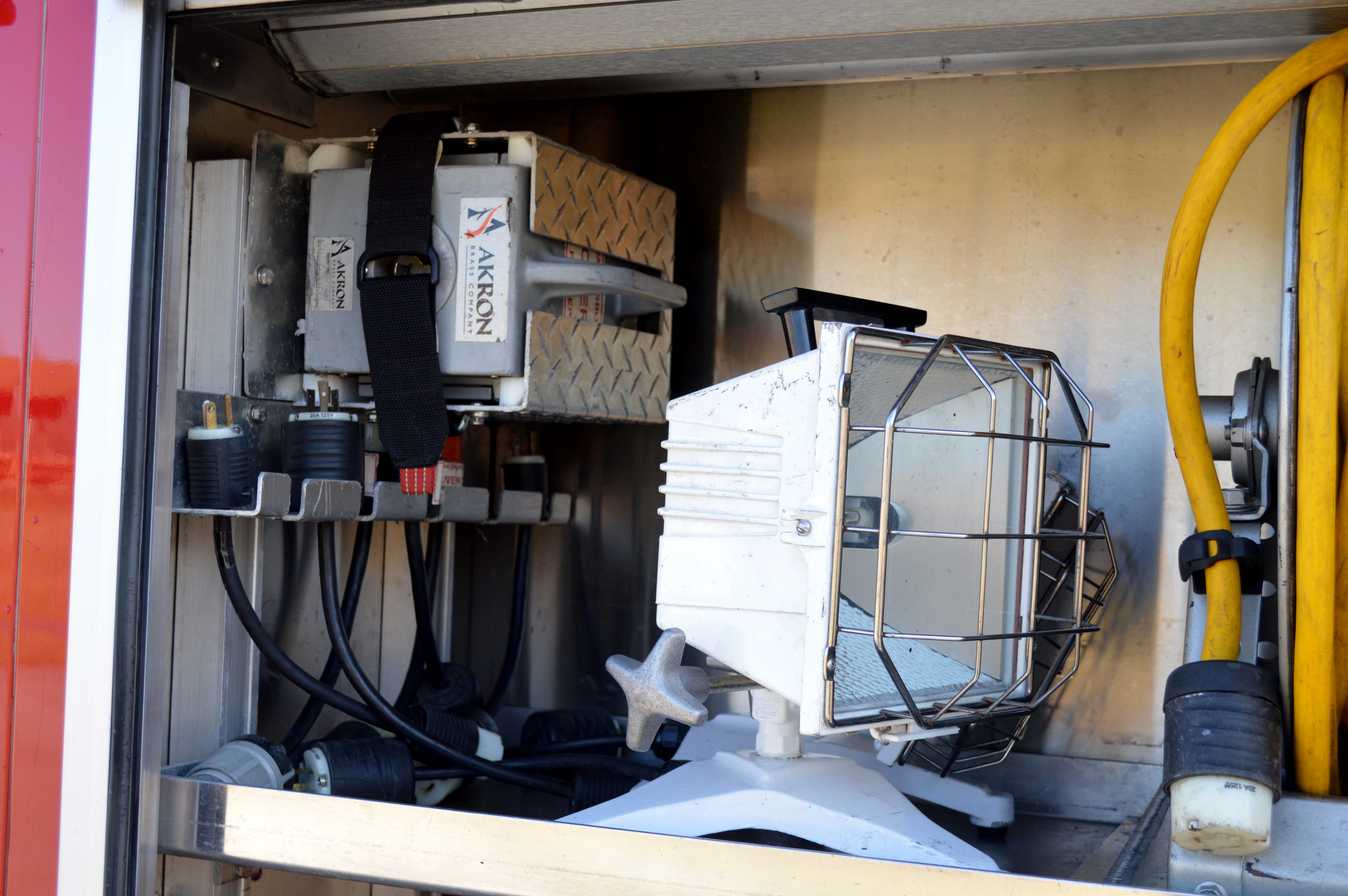 2005 Sutphen Monarch 70' Mini-Tower | Used Truck Details