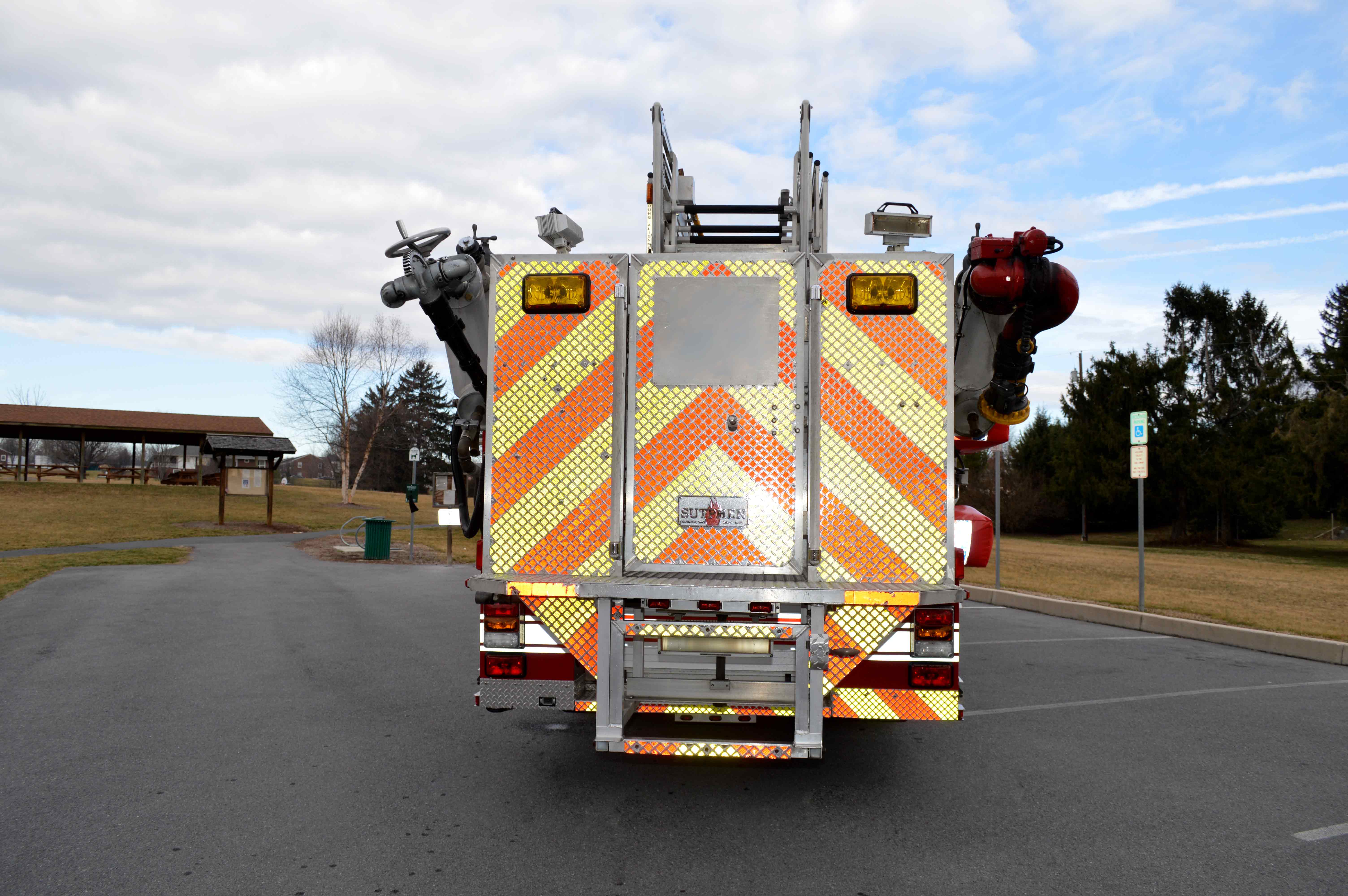 2005 Sutphen Monarch 70' Mini-Tower | Used Truck Details