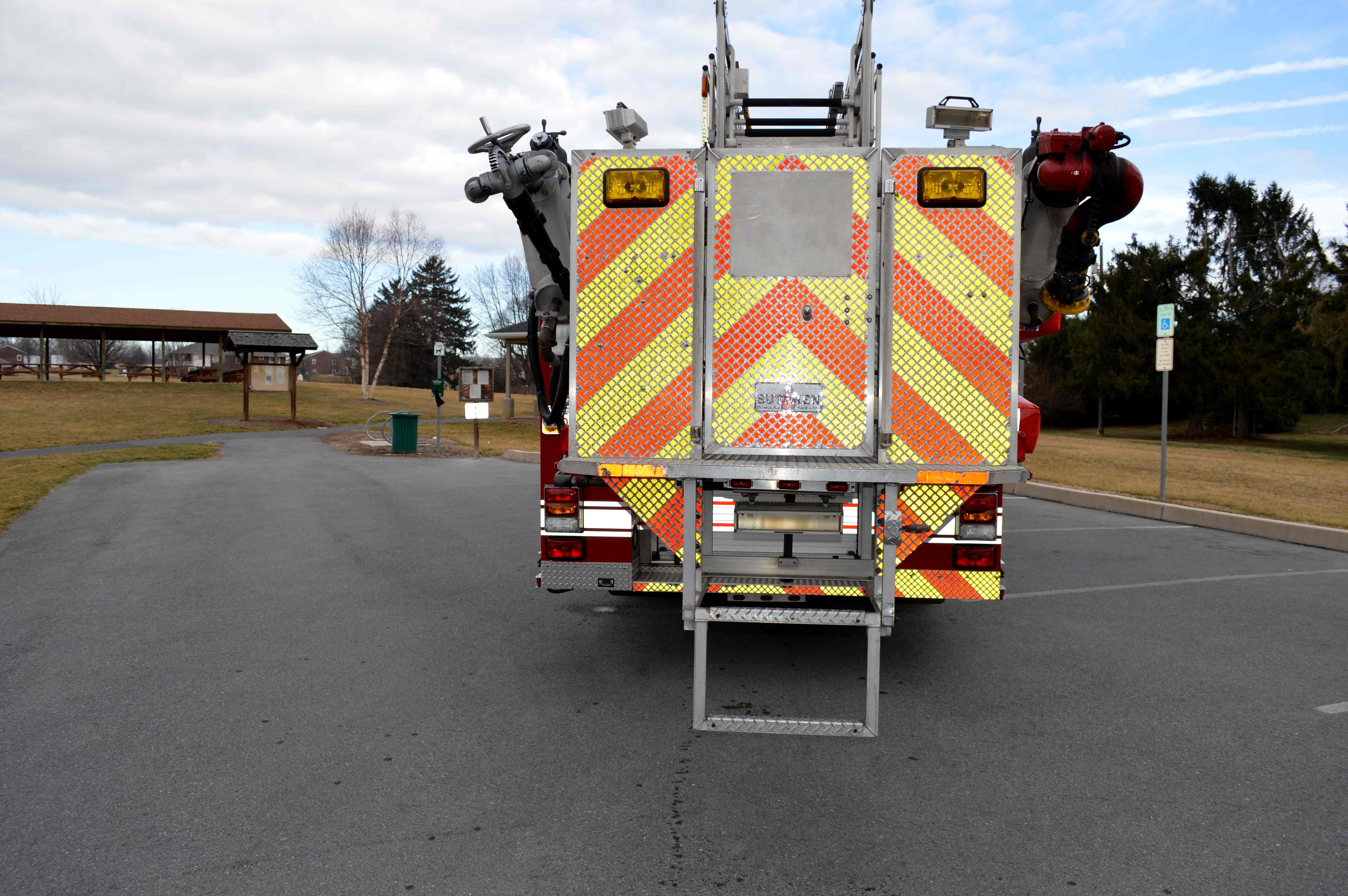 2005 Sutphen Monarch 70' Mini-Tower | Used Truck Details