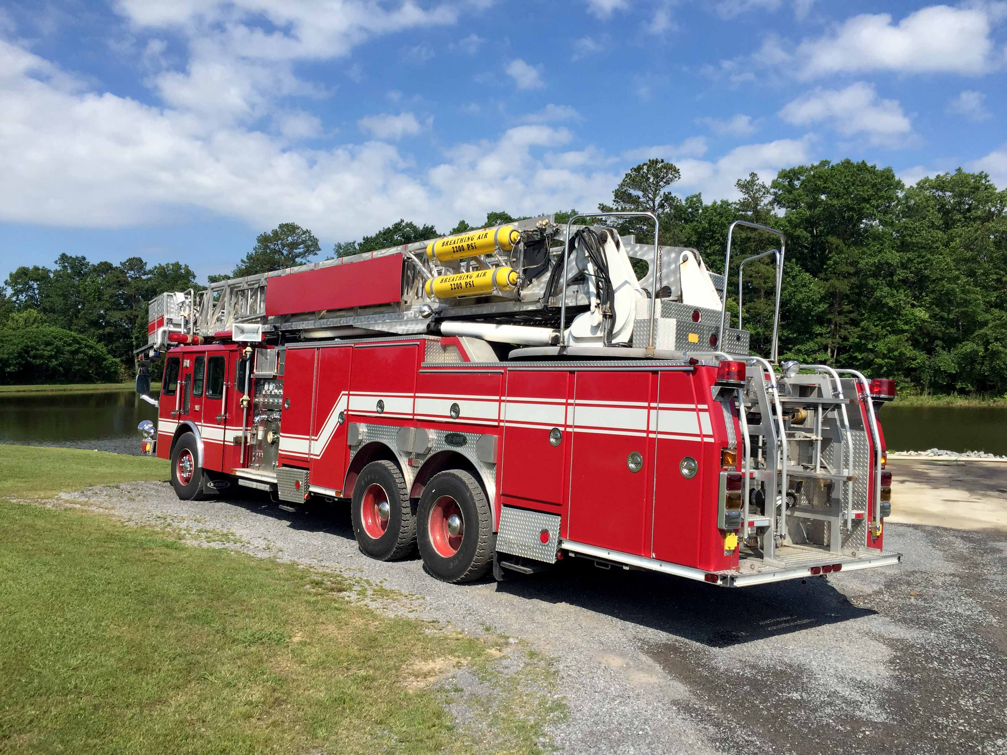 1996 E-One Hurricane 95' Platform | Used Truck Details