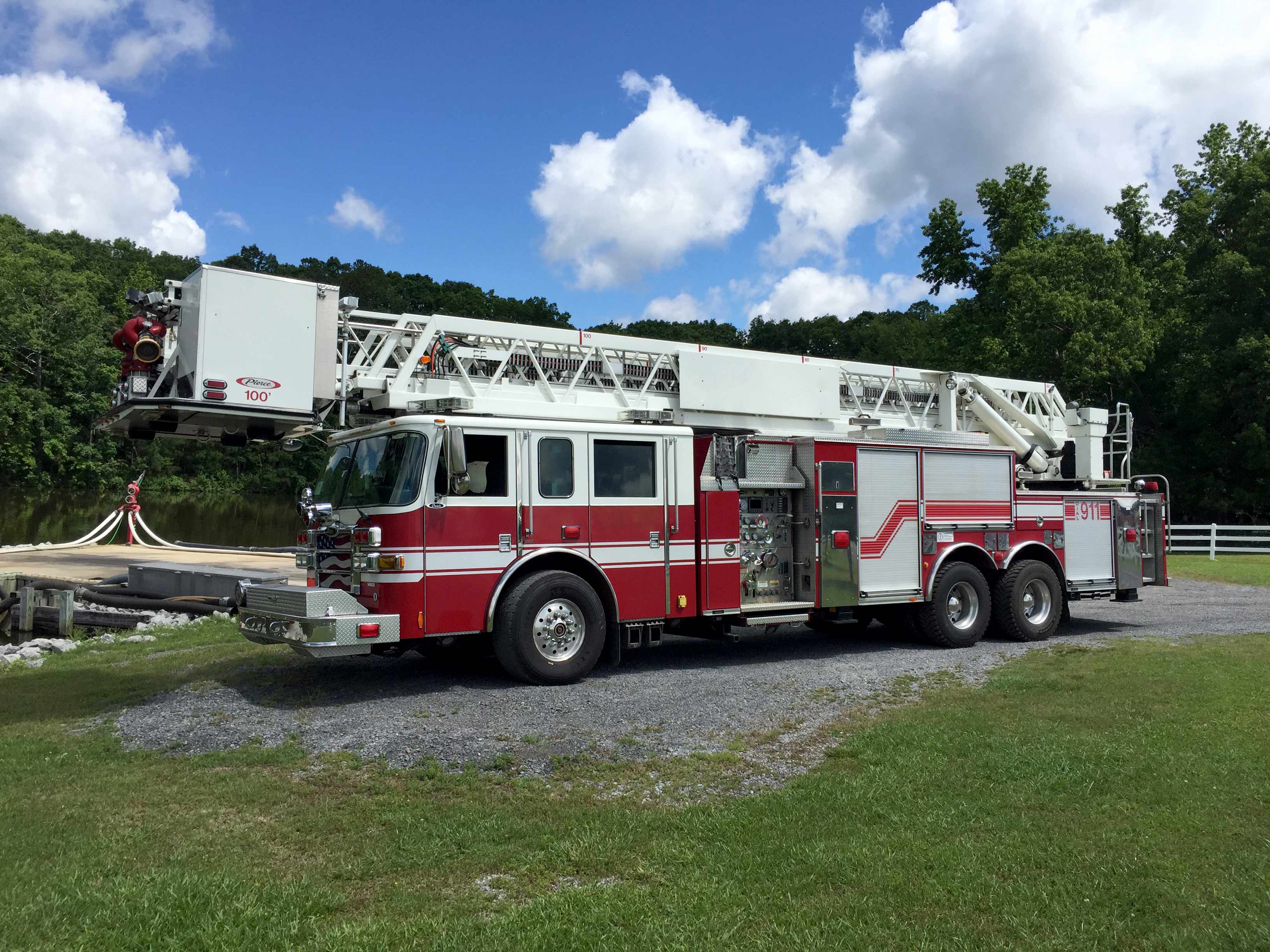 2006 Pierce 100' Platform | Used Truck Details