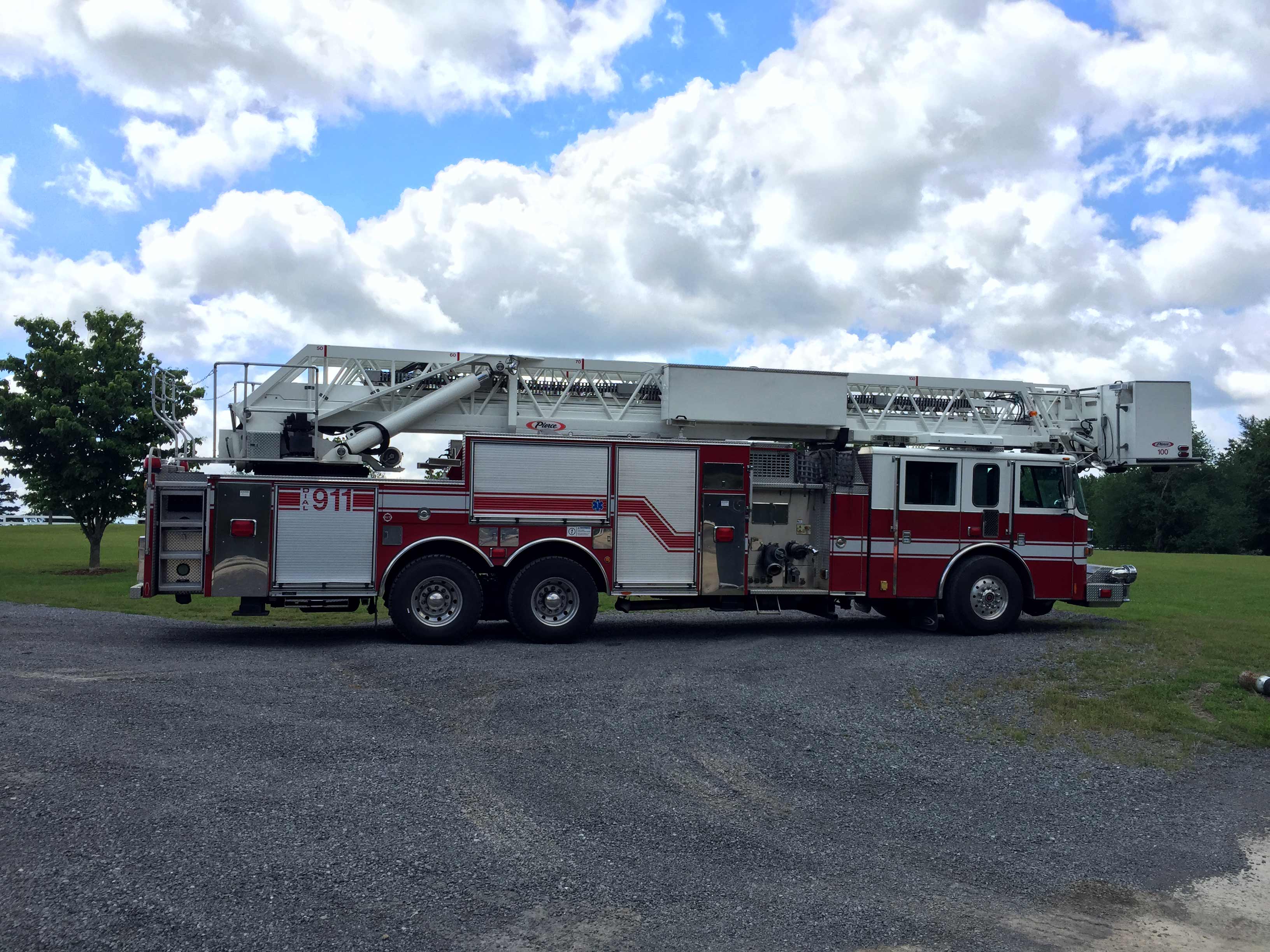 2006 Pierce 100' Platform | Used Truck Details