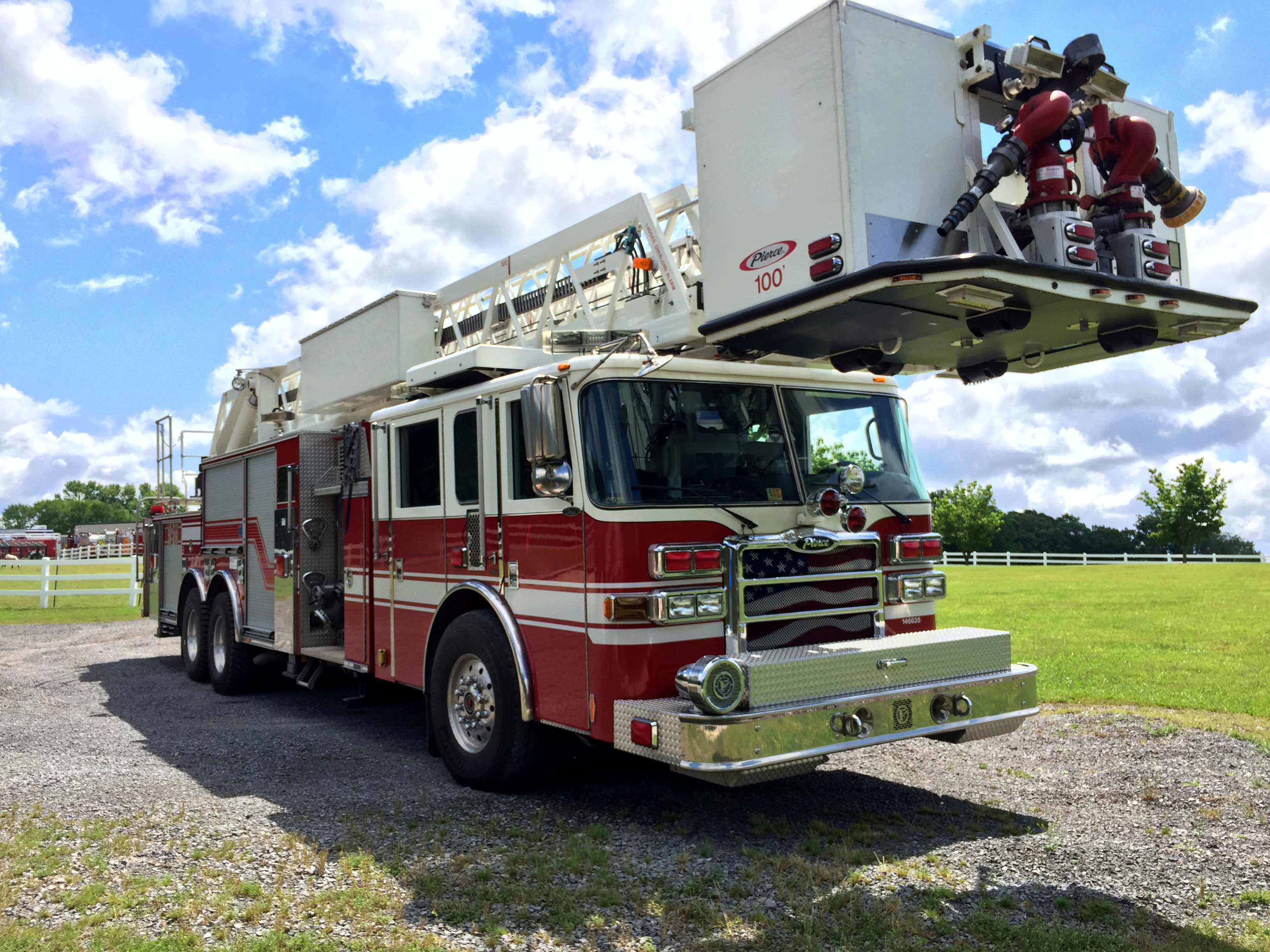 2006 Pierce 100' Platform | Used Truck Details