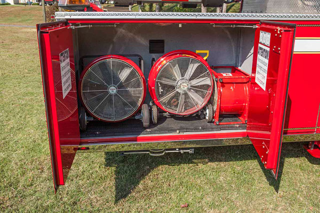 2002/1976 Spartan Baker Platform | Used Truck Details