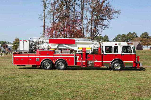 2002/1976 Spartan Baker Platform | Used Truck Details