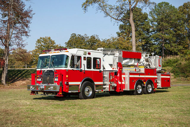 2002/1976 Spartan Baker Platform | Used Truck Details