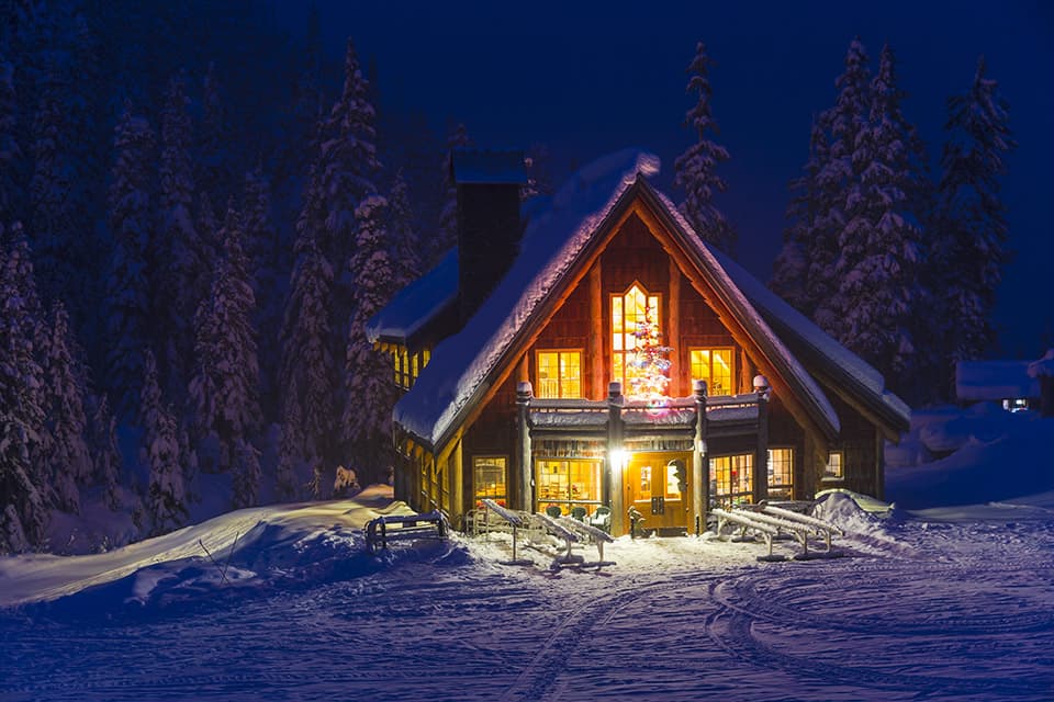 The Raven Hut lodge at Mt. Baker ski area - 1889 Magazine