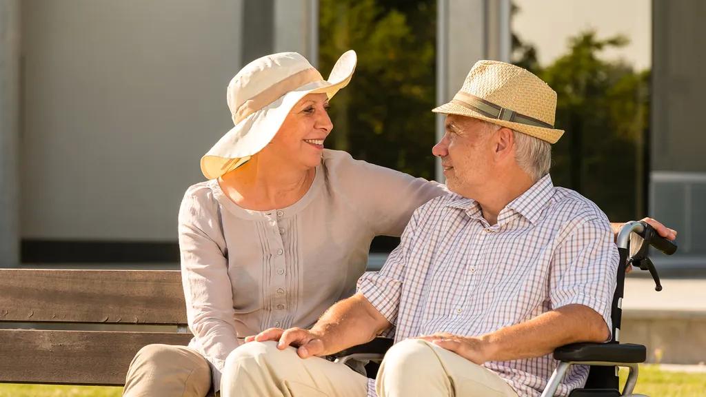 Supporting Seniors with Borrowed Safety Medical Equipment – Mobility Aids For Seniors ...