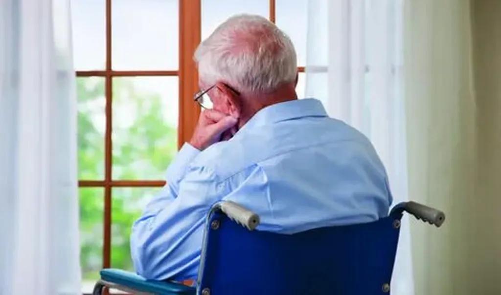 Preventing Falls in Elderly: Safety Tips – Mobility Aids For Seniors ...