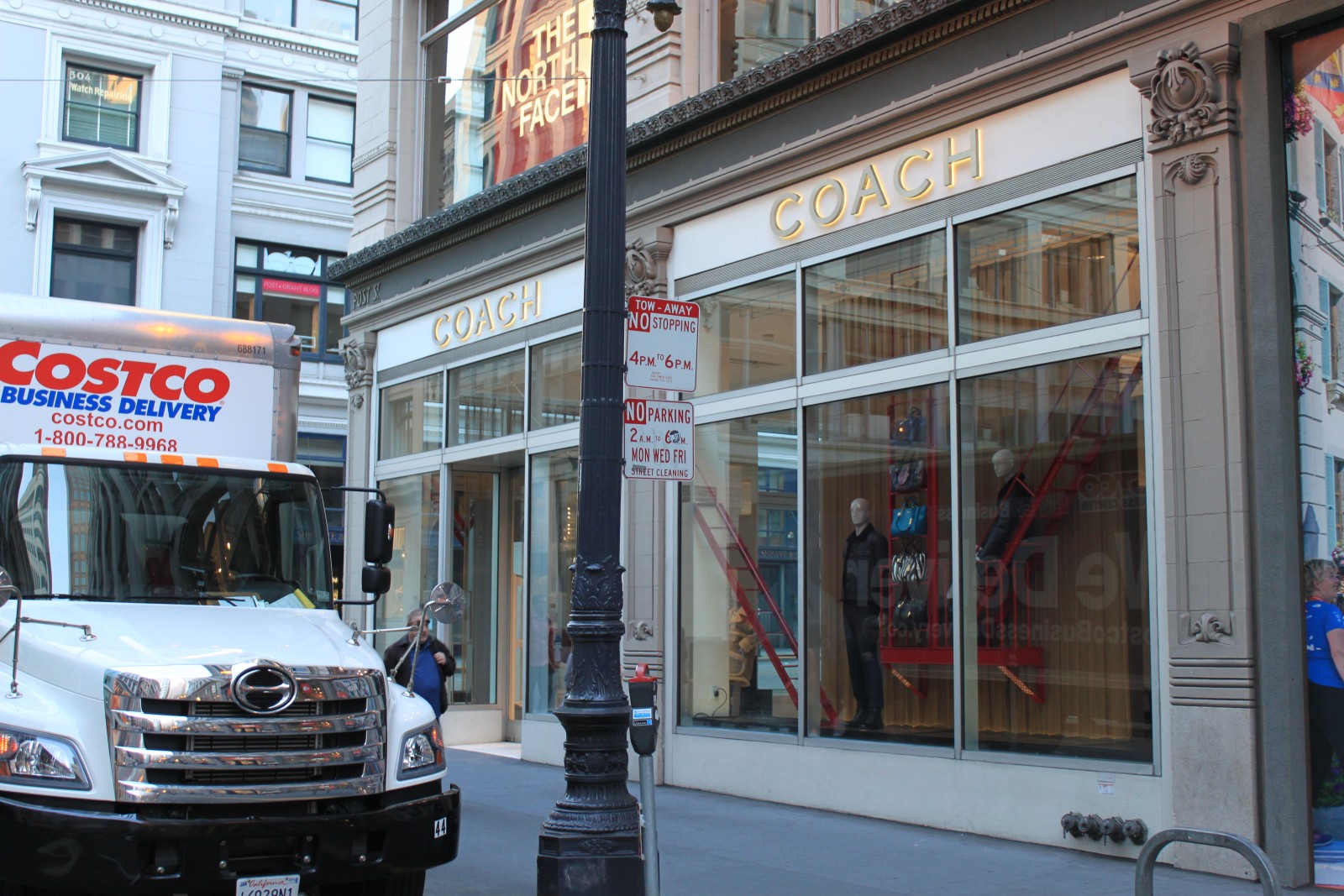 COACH 190 Post St San Francisco, CA 94108 on 4URSPACE retail profile