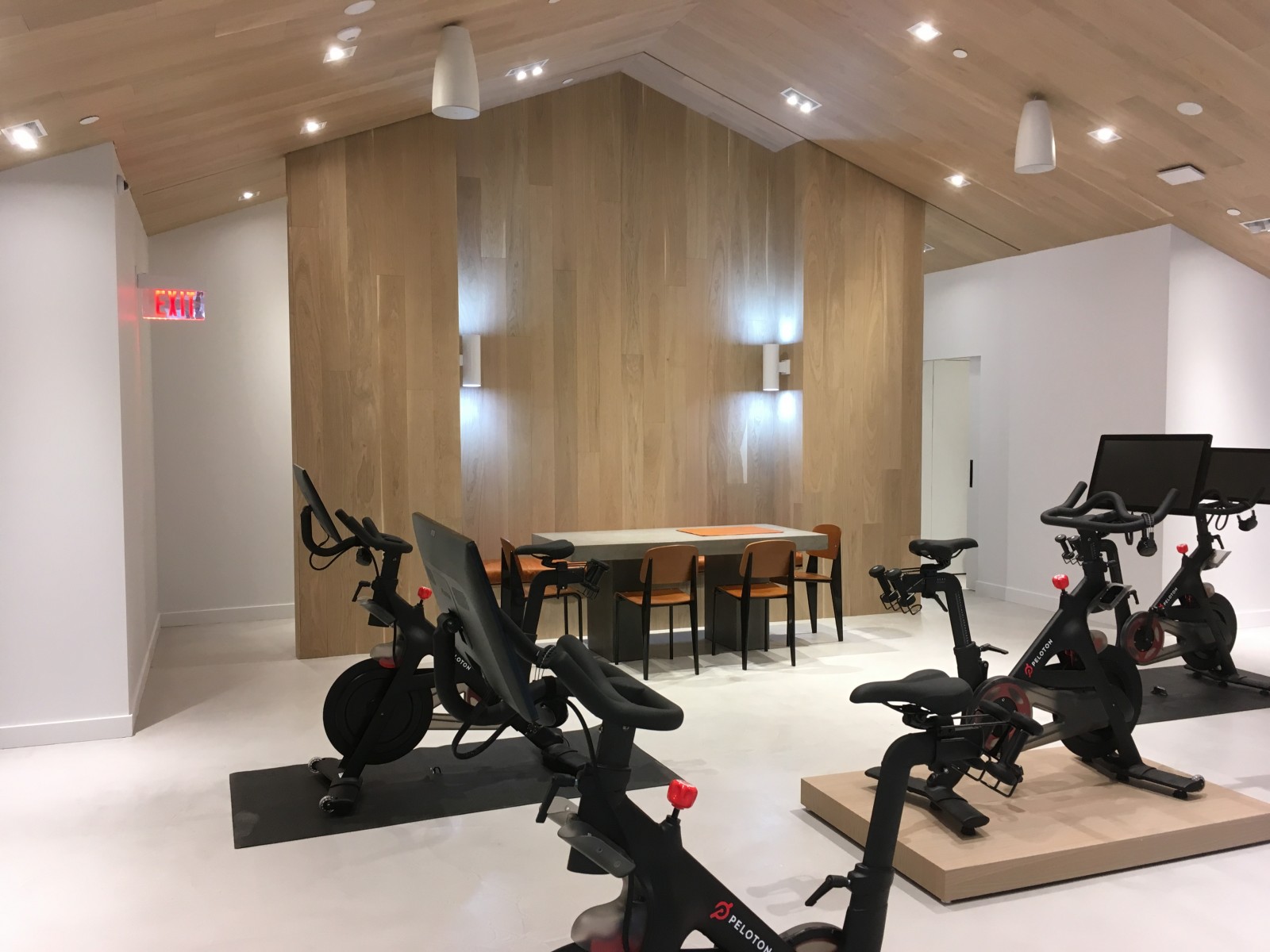 Peloton 10250 Santa Monica Blvd. Los Angeles, CA 90067 on 4URSPACE ...
