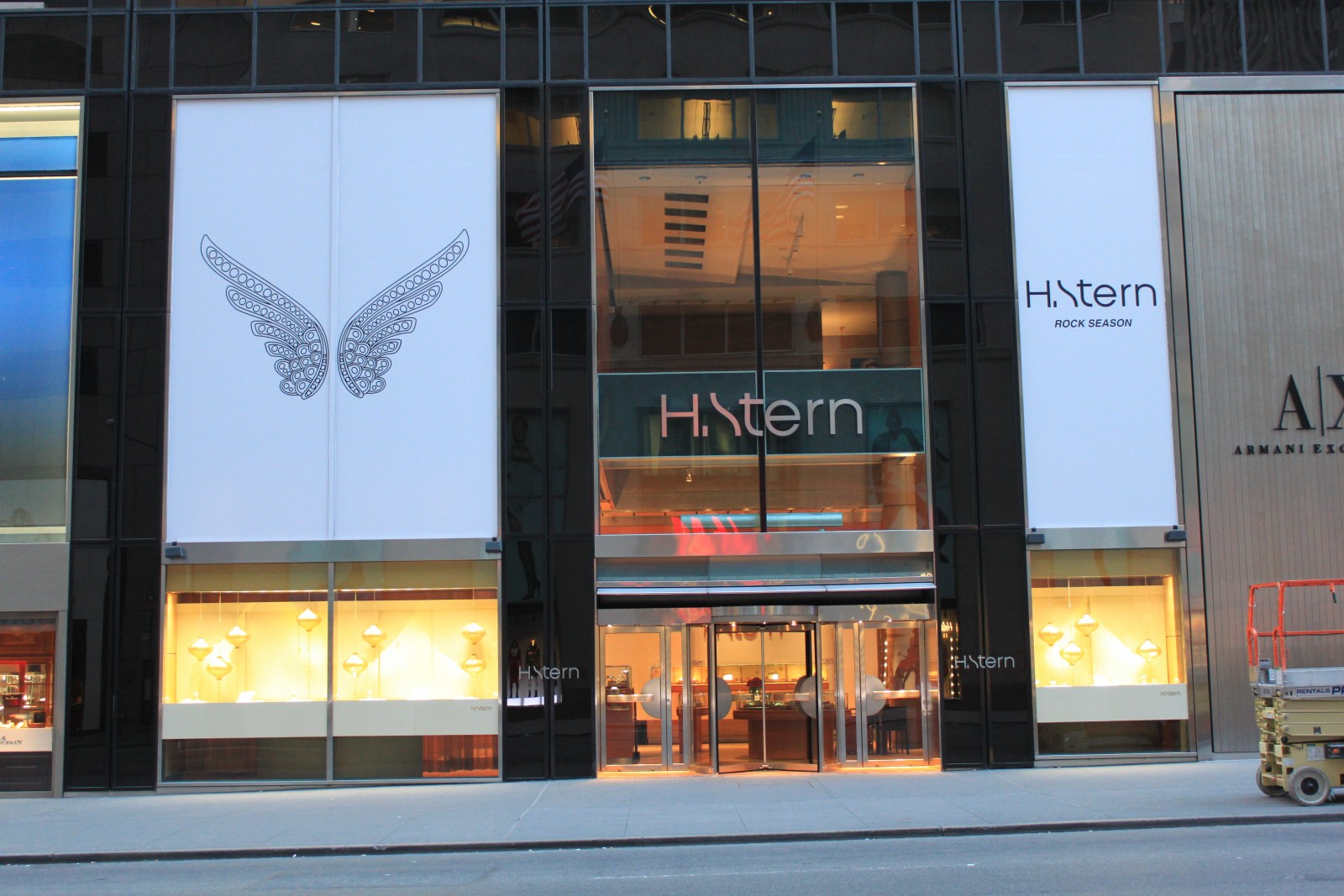 H. STERN 645 5th Avenue New York, NY 10019 on 4URSPACE retail profile