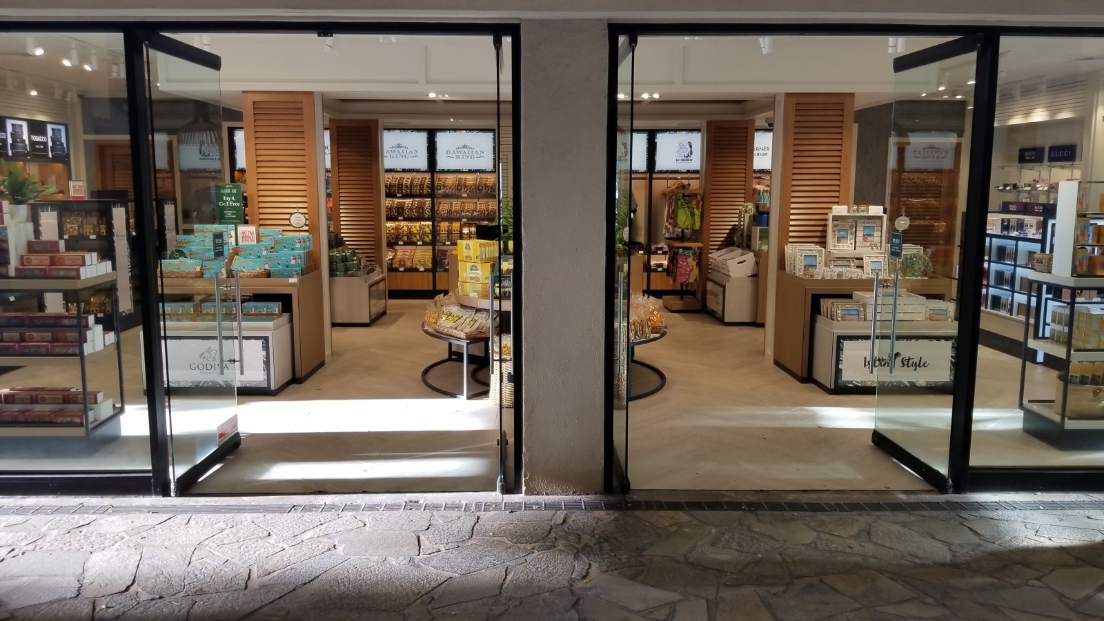 DFS Galleria 2005 Kalia Road Honolulu, HI 96815 on 4URSPACE retail profile