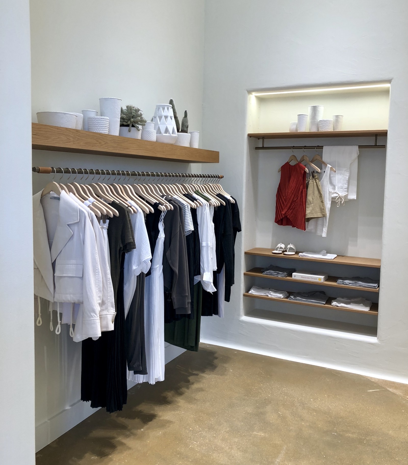 Vince 11410 Century Oaks Terrace Austin, TX 78758 on 4URSPACE retail ...
