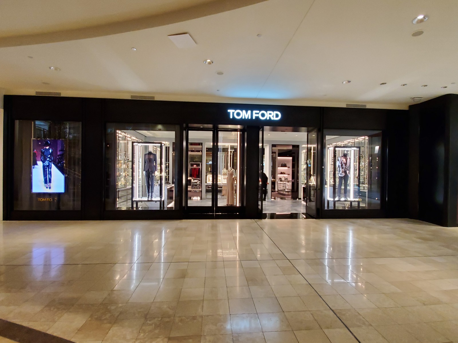 TOM FORD 3500 Peachtree Rd Ne Atlanta, GA 30326 on 4URSPACE retail profile
