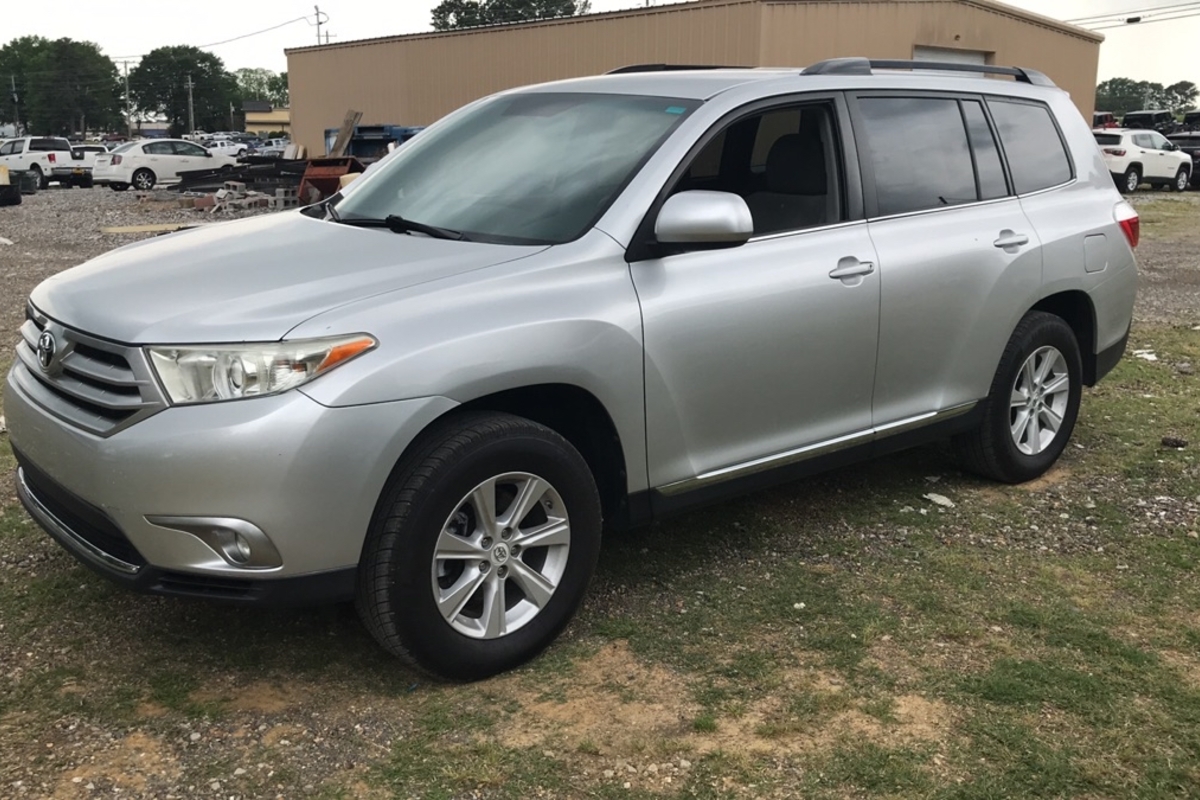 2011 Toyota Highlander Base 2WD V6 – Auto U.S. Direct