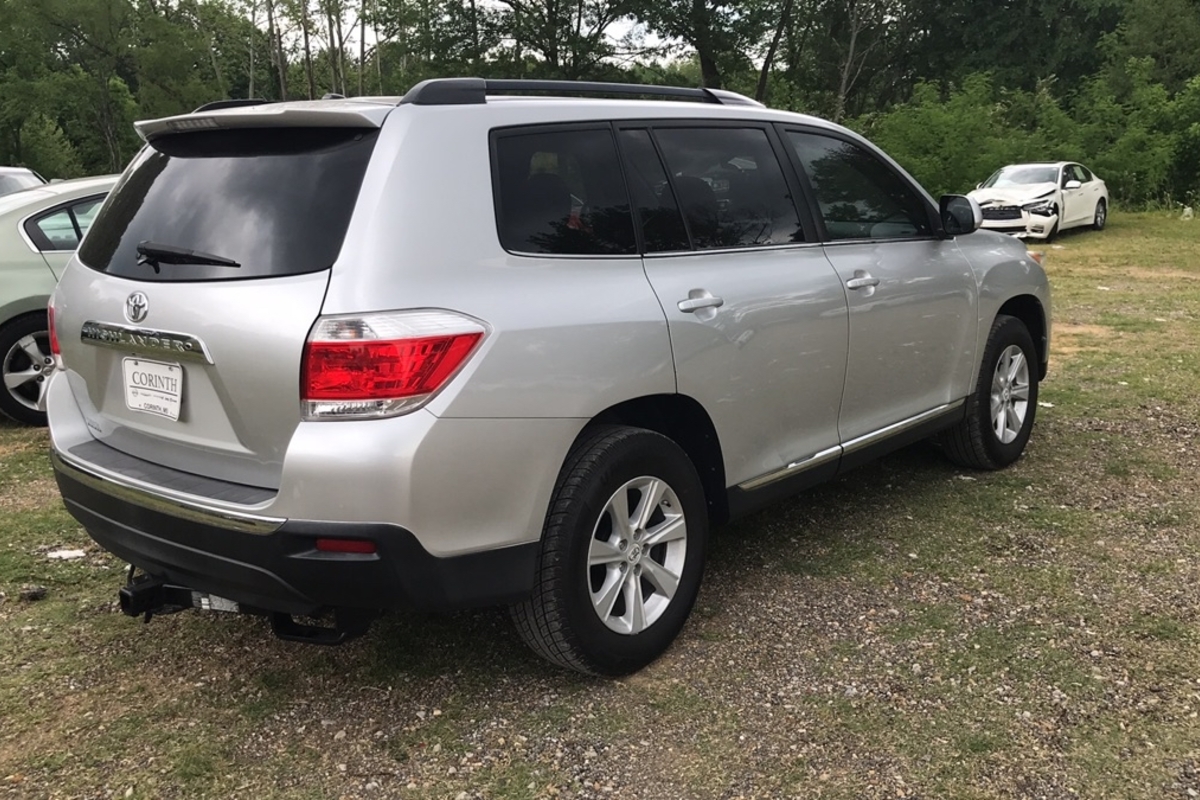 2011 Toyota Highlander Base 2WD V6 – Auto U.S. Direct