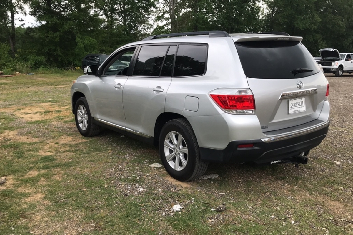 2011 Toyota Highlander Base 2WD V6 – Auto U.S. Direct