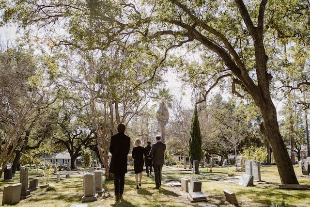 Why Burying a Loved One’s Remains Is a Good Option