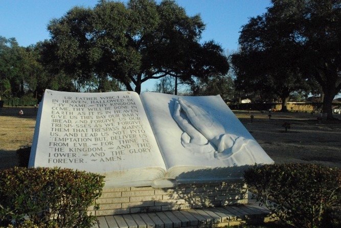 Virtual Tour | Resthaven Gardens of Memory & Funeral Home | Baton Rouge ...