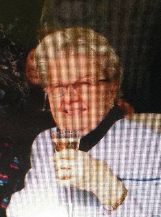 Cynthia Lawless's Instagram, Twitter & Facebook on IDCrawl