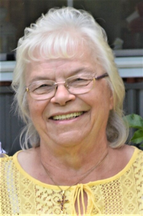 Kim Zink's Instagram, Twitter & Facebook on IDCrawl