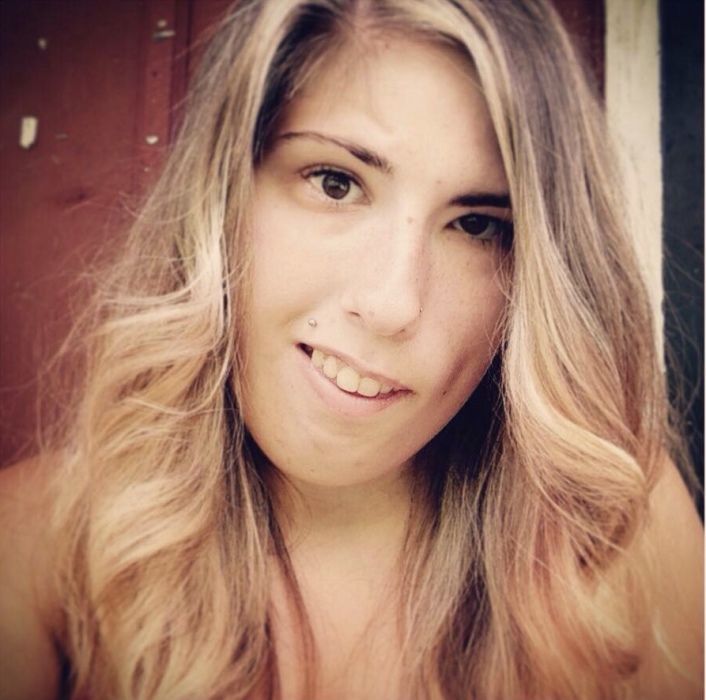 Elizabeth Deluca's Instagram, Twitter & Facebook on IDCrawl