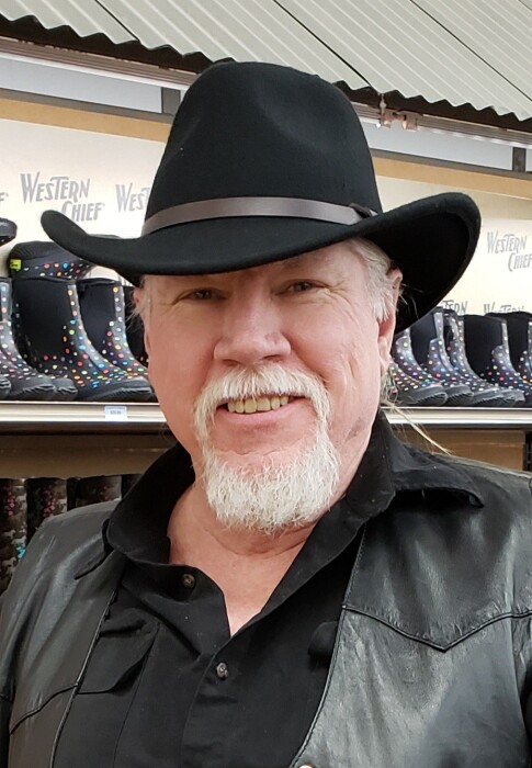 Steven Roof's Instagram, Twitter & Facebook on IDCrawl