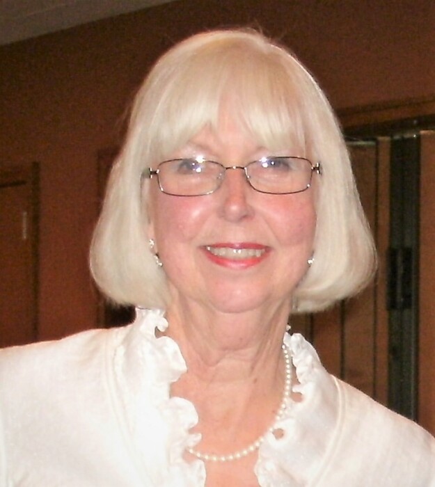 Elizabeth Hawkinson's Instagram, Twitter & Facebook on IDCrawl