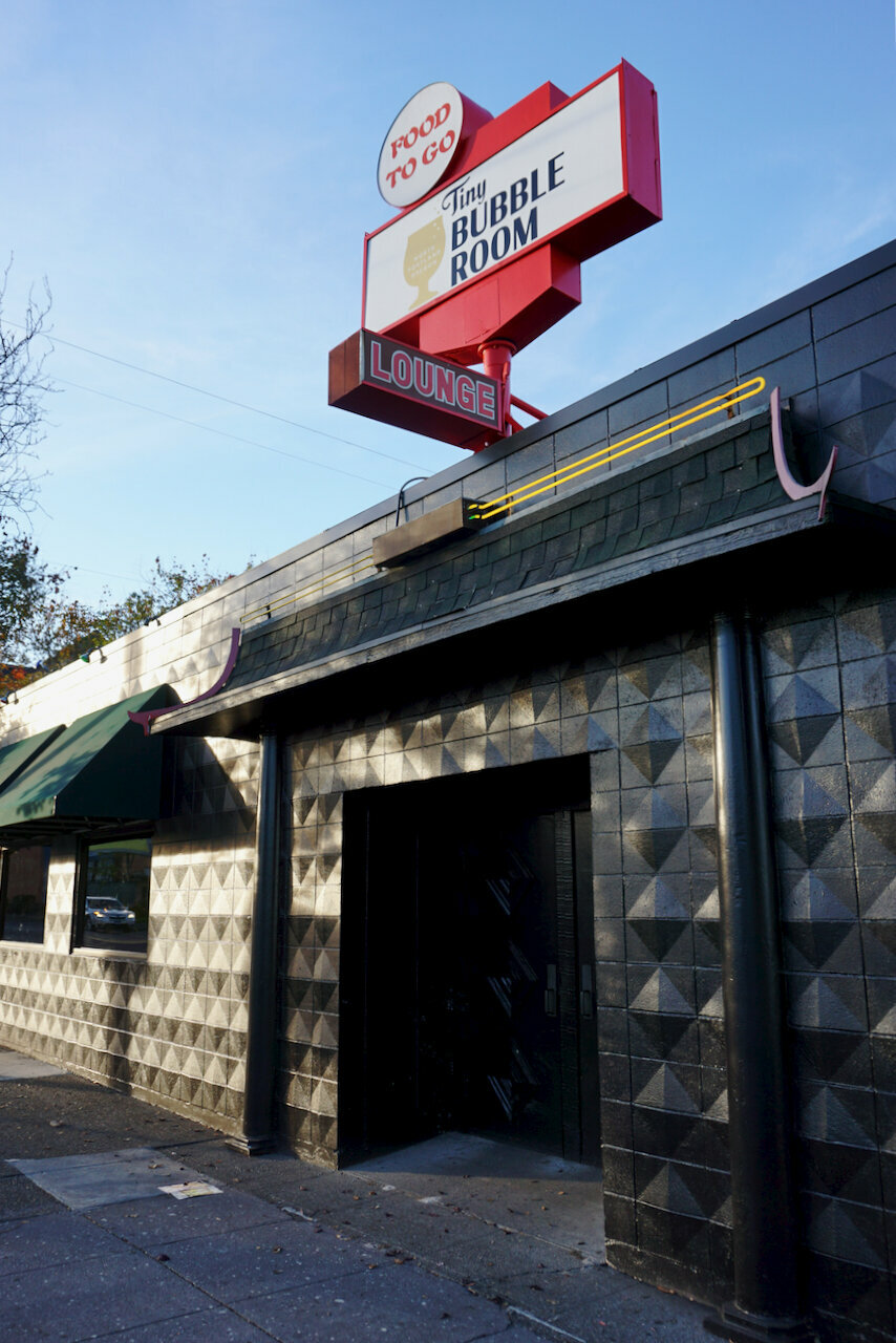 HAPPY HOUR!! Tiny Bubble Room 3-5 pm - Events - North Star Village