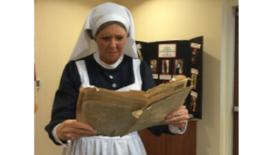 Dee Collier performs historical characters - Events - Brits 'n' US Club