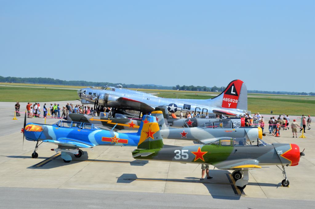 Photo Albums - Red Star Pilots Association