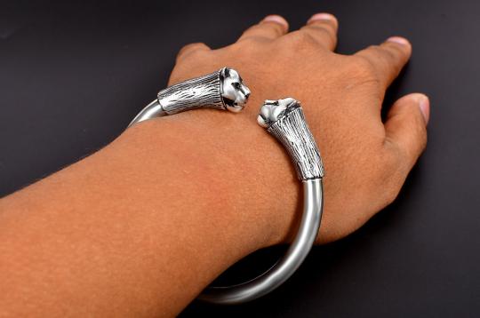 Lion Headed Kada in Pure silver - III - Rudra Centre