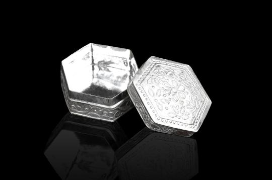 Buy Hexagon Shaped Container in Pure Silver Online at INR 4500 ...